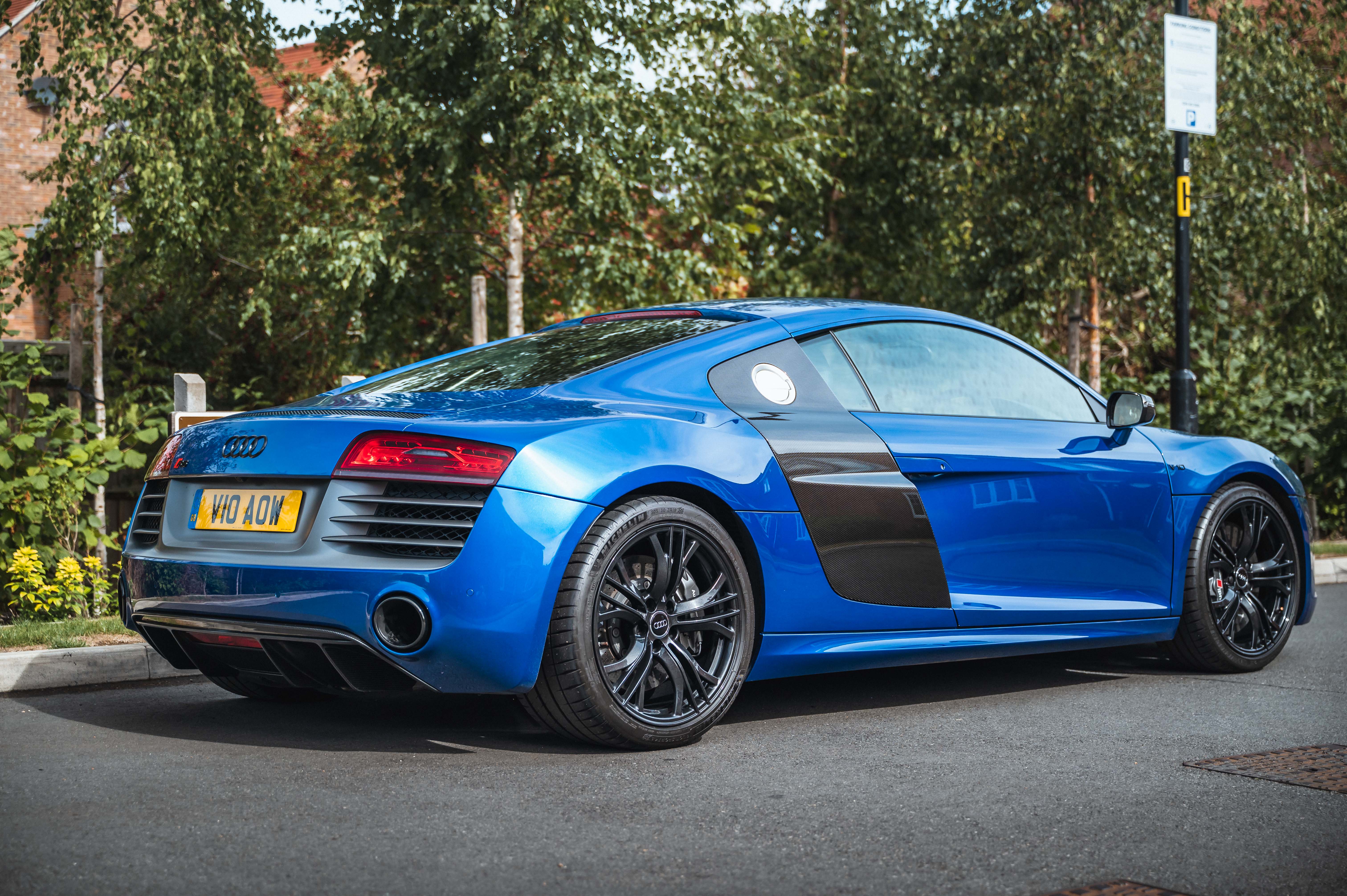 2015 AUDI R8 V10 PLUS