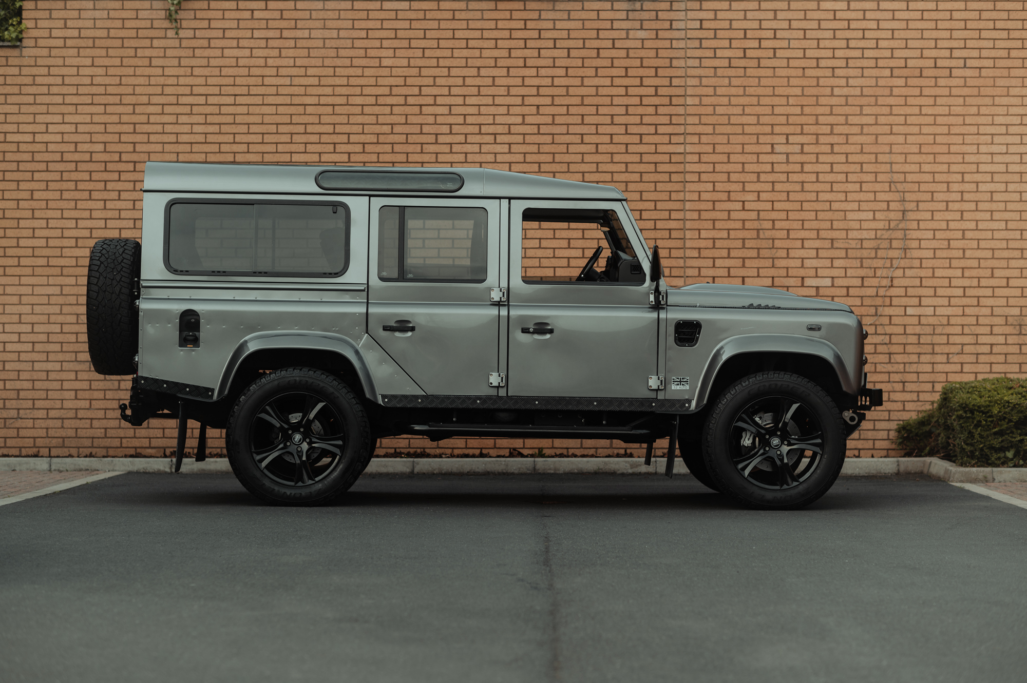 2011 LAND ROVER DEFENDER 110 XS STATION WAGON ‘TWISTED’ - 20,704 MILES
