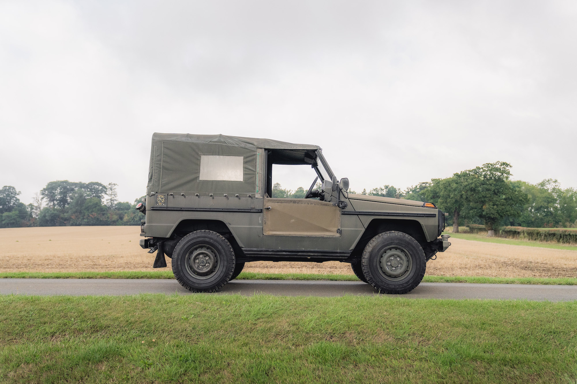 1990 MERCEDES-BENZ (W461) 240GD WOLF