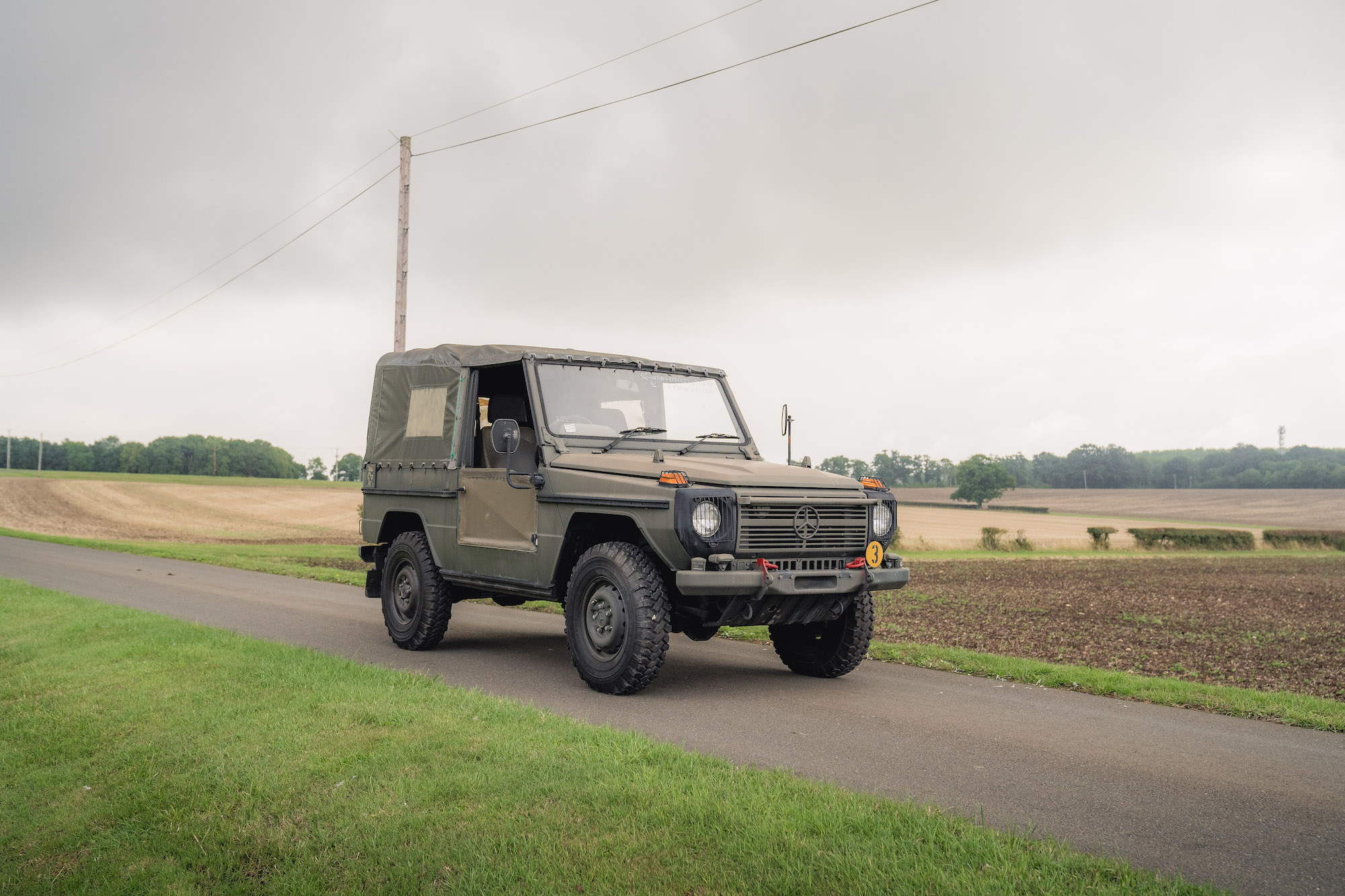 1990 MERCEDES-BENZ (W461) 240GD WOLF