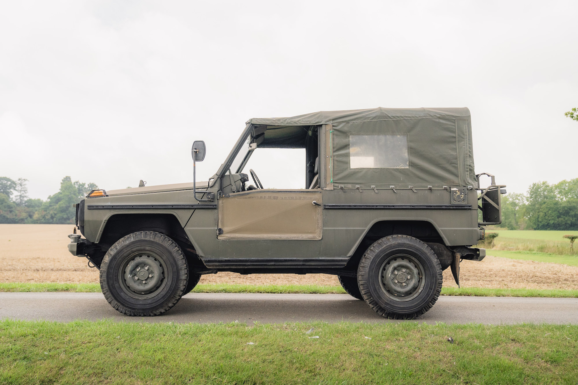 1990 MERCEDES-BENZ (W461) 240GD WOLF