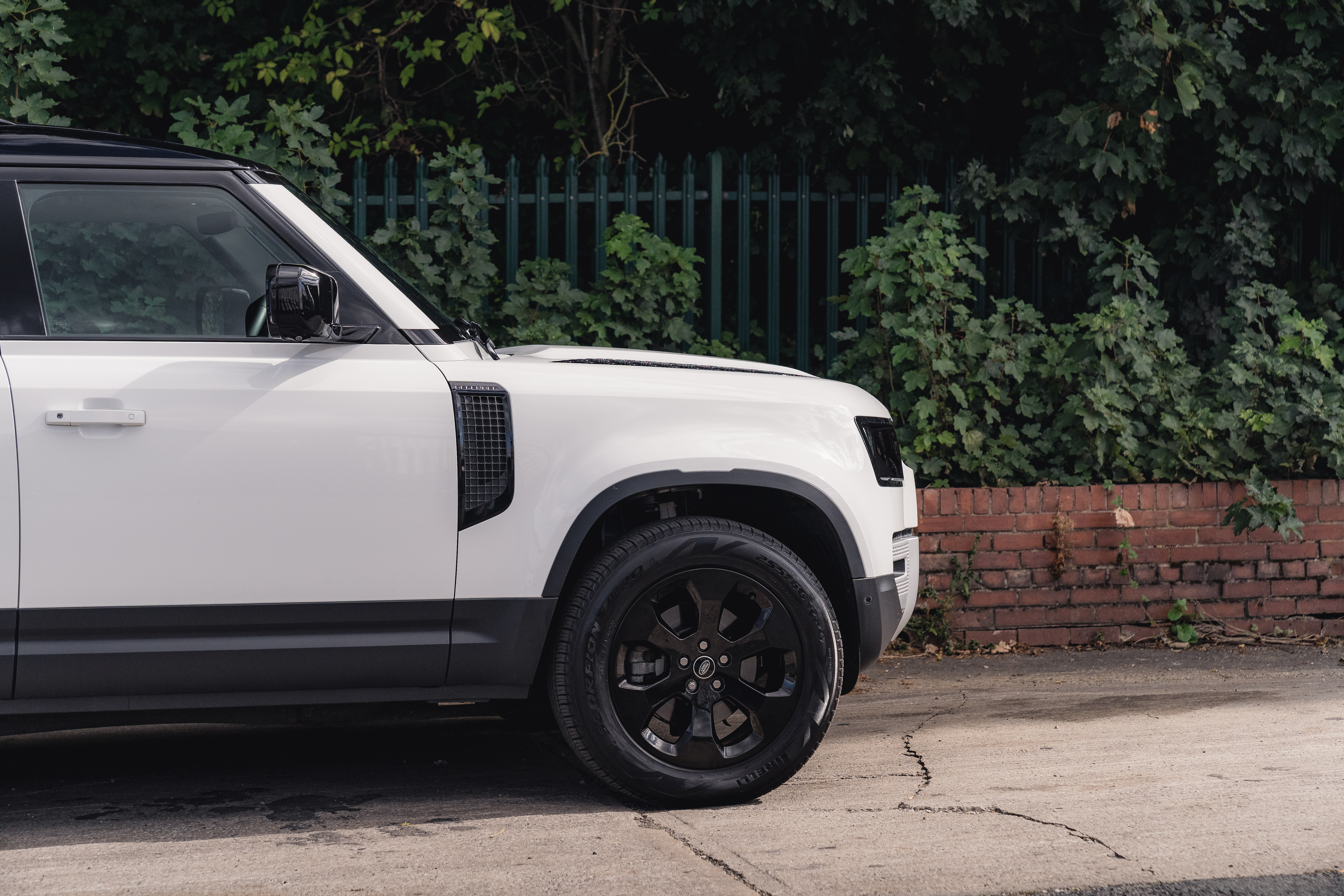 2021 LAND ROVER DEFENDER 110 P300 - 7 SEATER