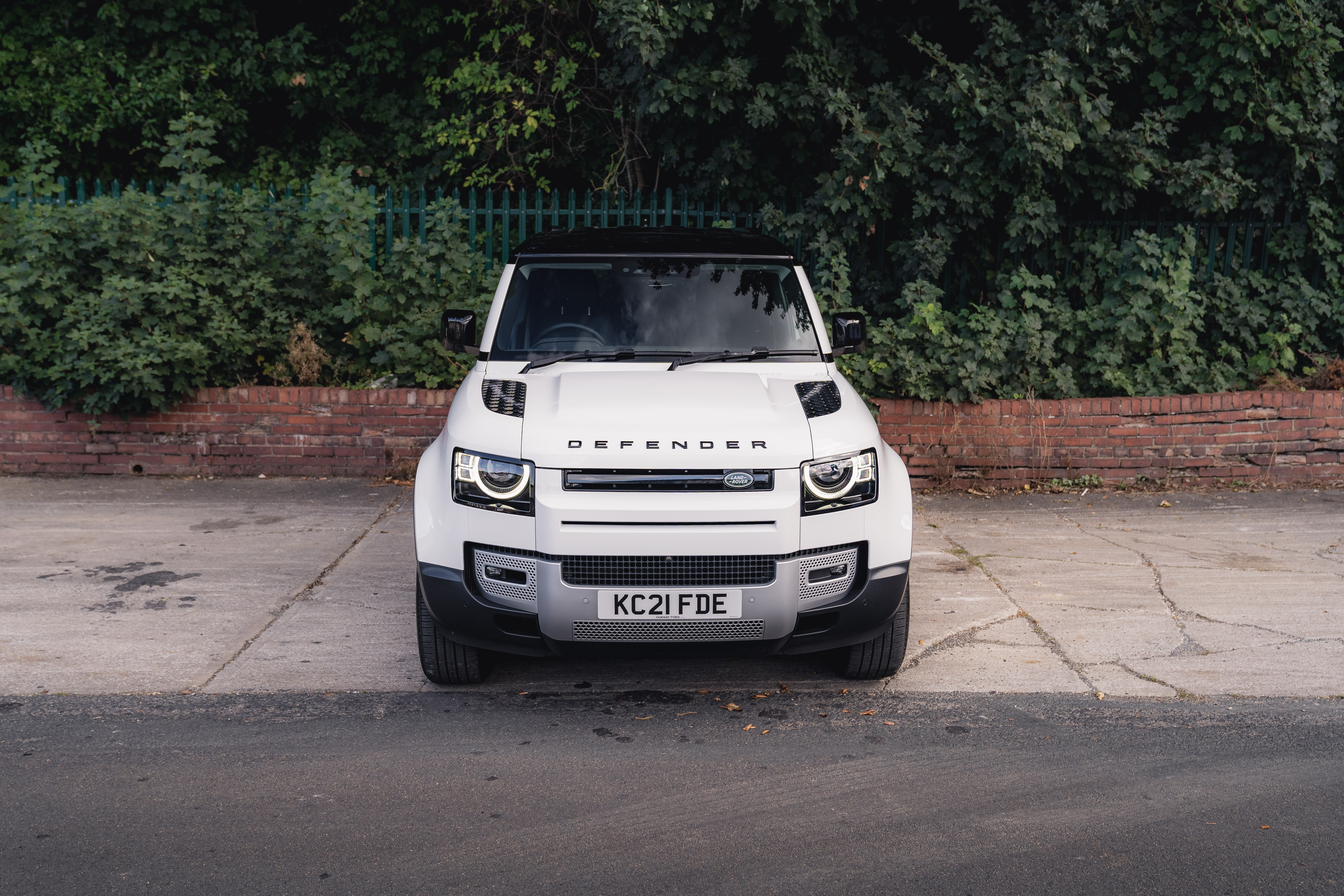 2021 LAND ROVER DEFENDER 110 P300 - 7 SEATER