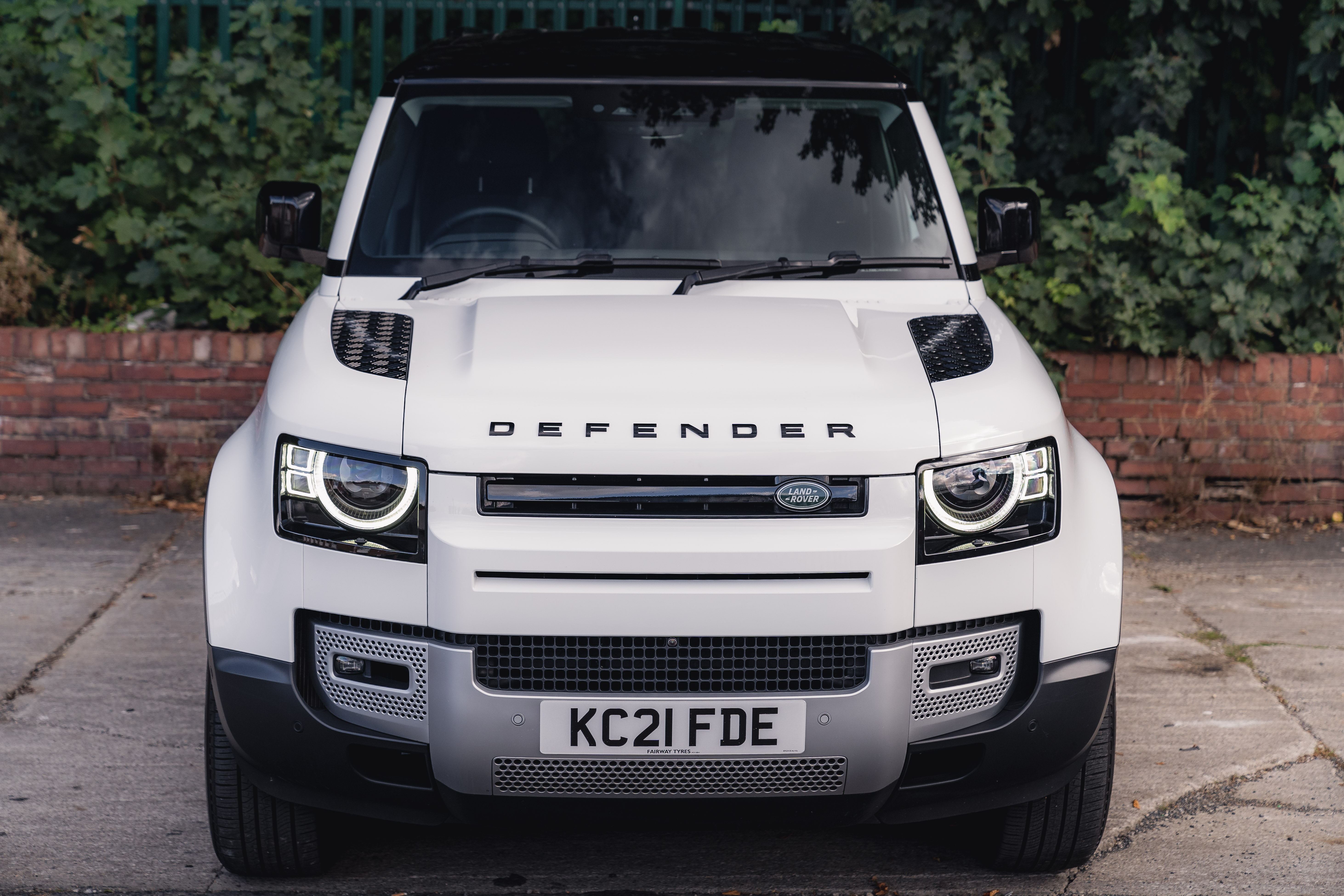 2021 LAND ROVER DEFENDER 110 P300 - 7 SEATER