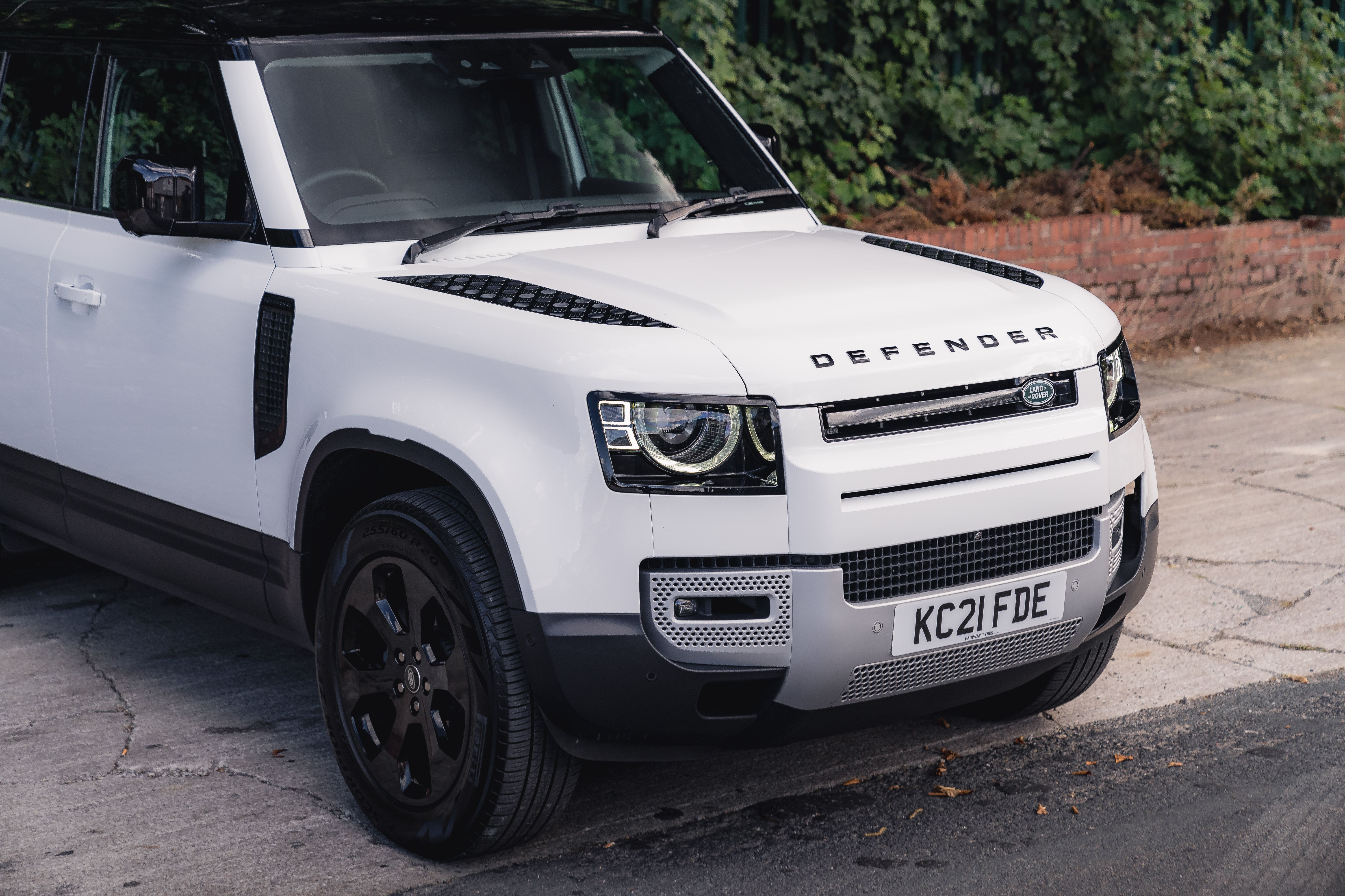 2021 LAND ROVER DEFENDER 110 P300 - 7 SEATER