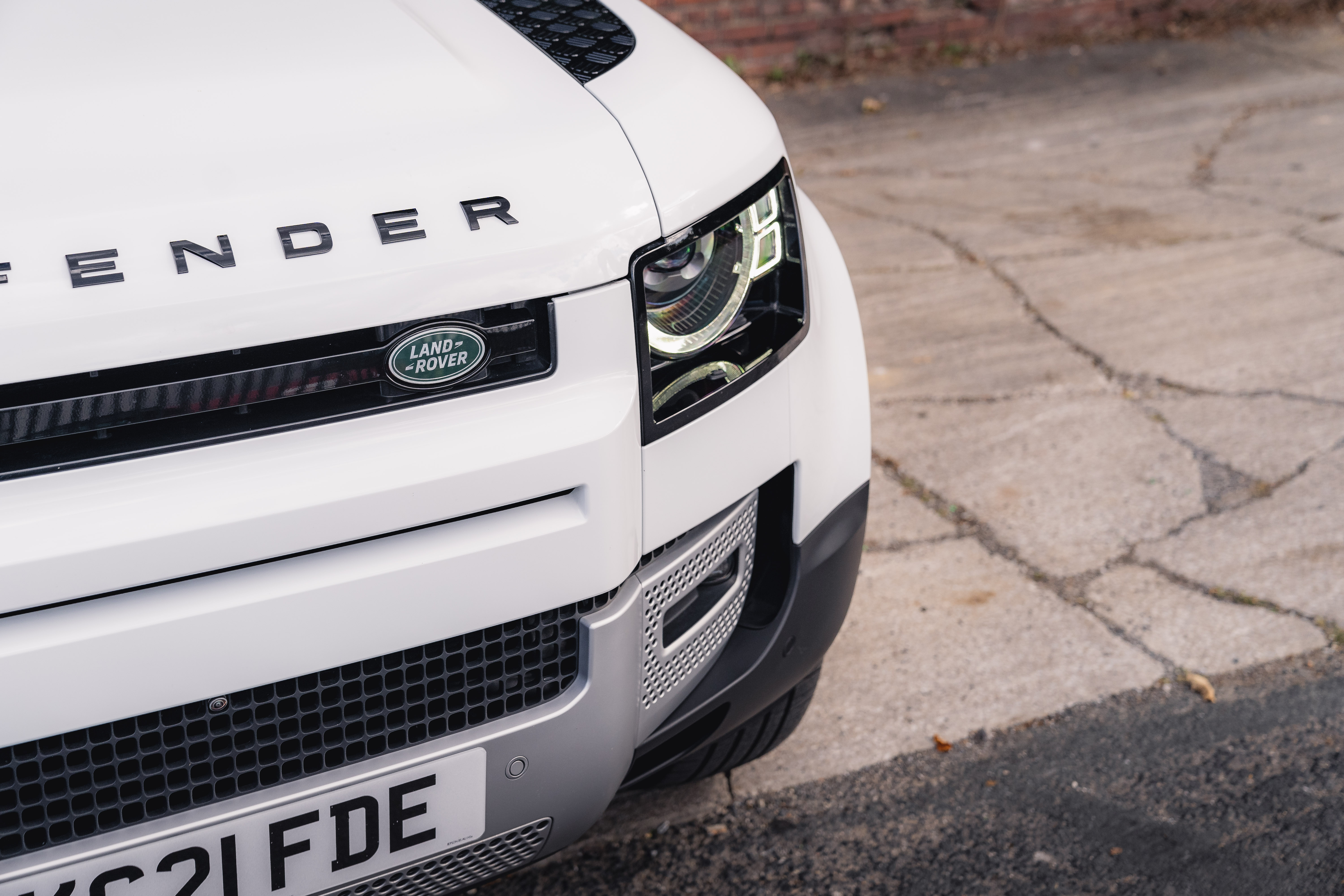 2021 LAND ROVER DEFENDER 110 P300 - 7 SEATER