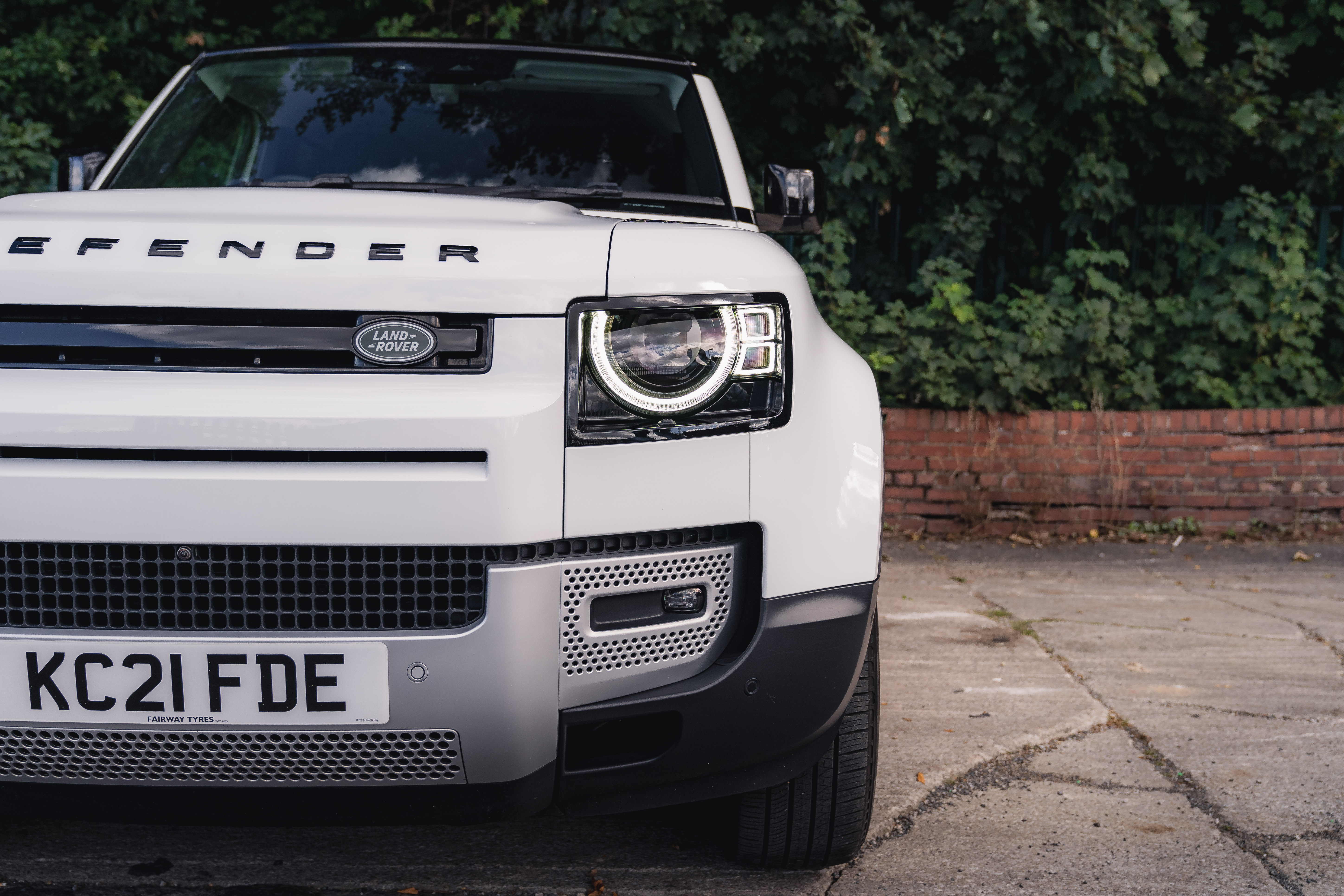 2021 LAND ROVER DEFENDER 110 P300 - 7 SEATER