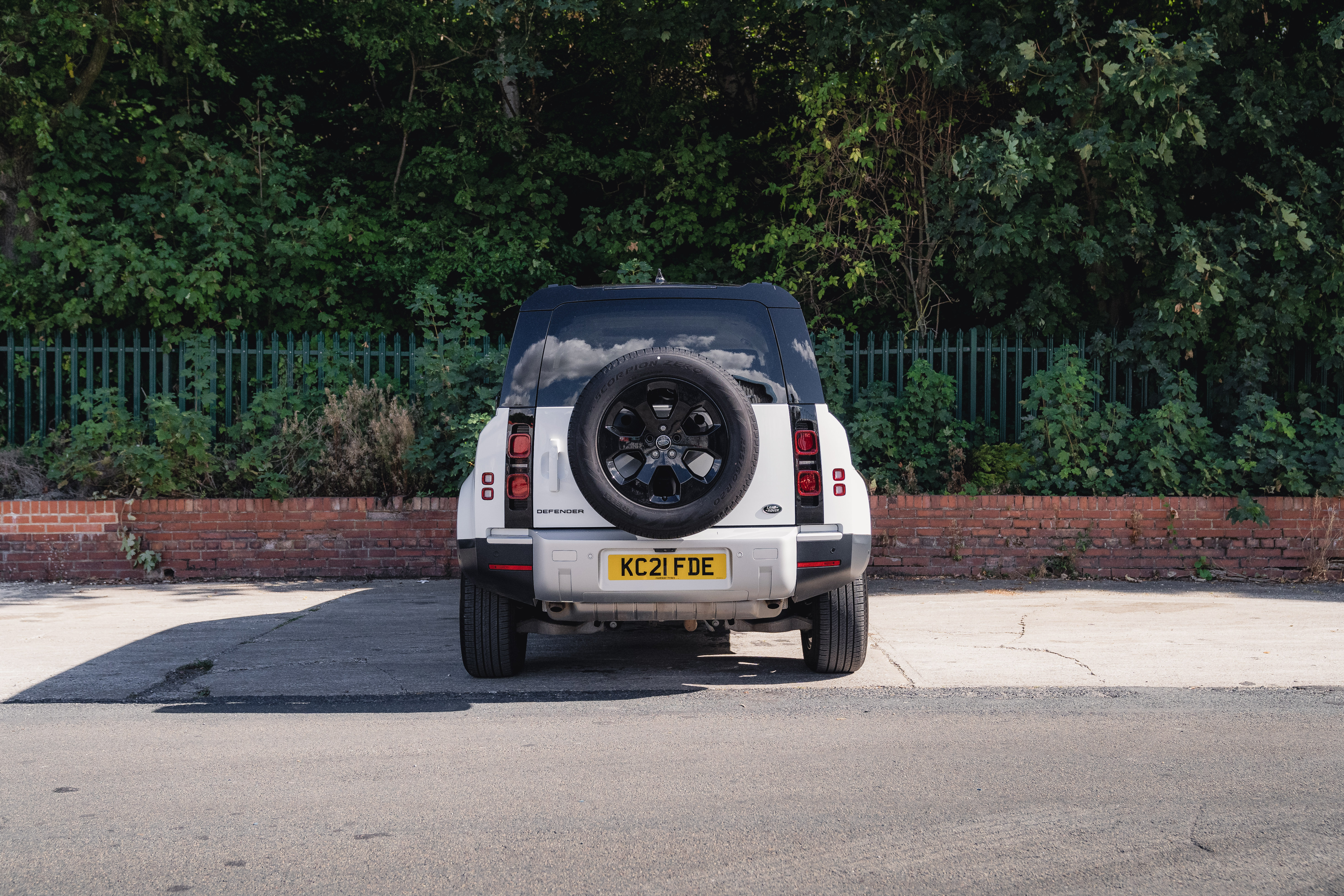 2021 LAND ROVER DEFENDER 110 P300 - 7 SEATER