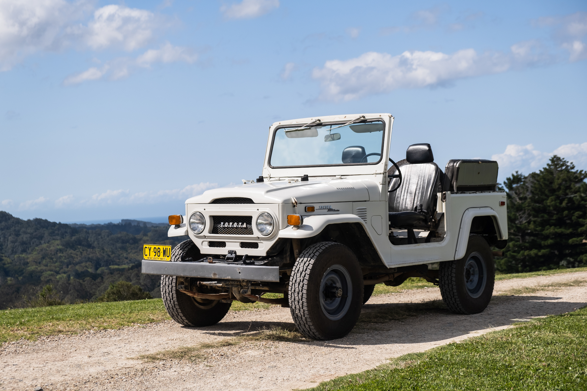 1973 TOYOTA FJ40 LAND CRUISER