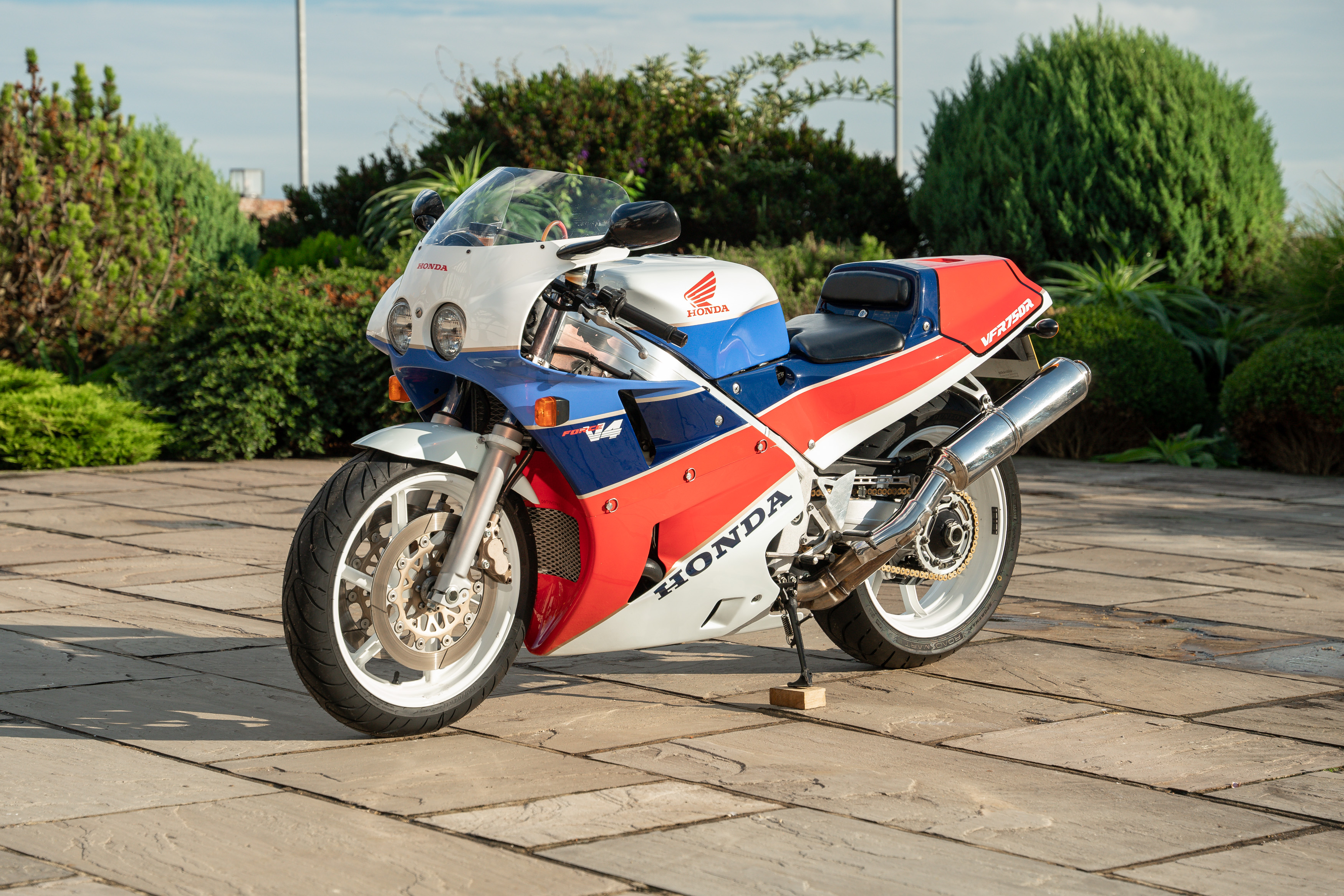 1988 HONDA VFR-750R RC30