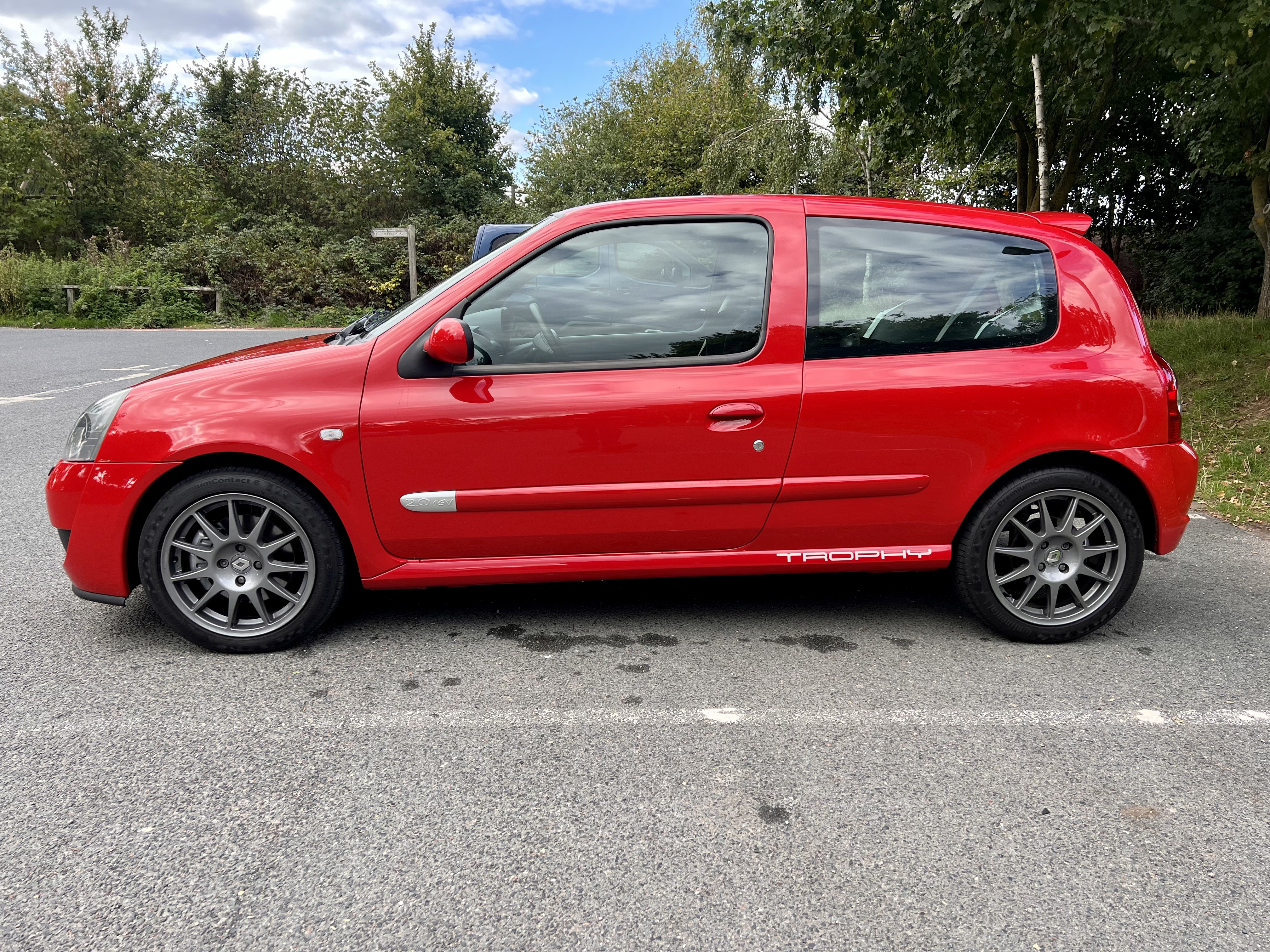 2005 RENAULTSPORT CLIO 182 TROPHY - 37,086 MILES