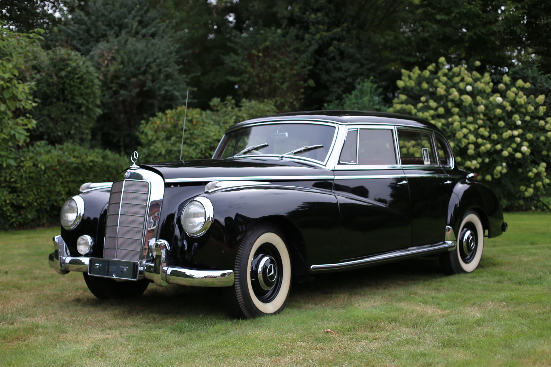 1957 MERCEDES-BENZ (W186 IV) 300C 'ADENAUER'