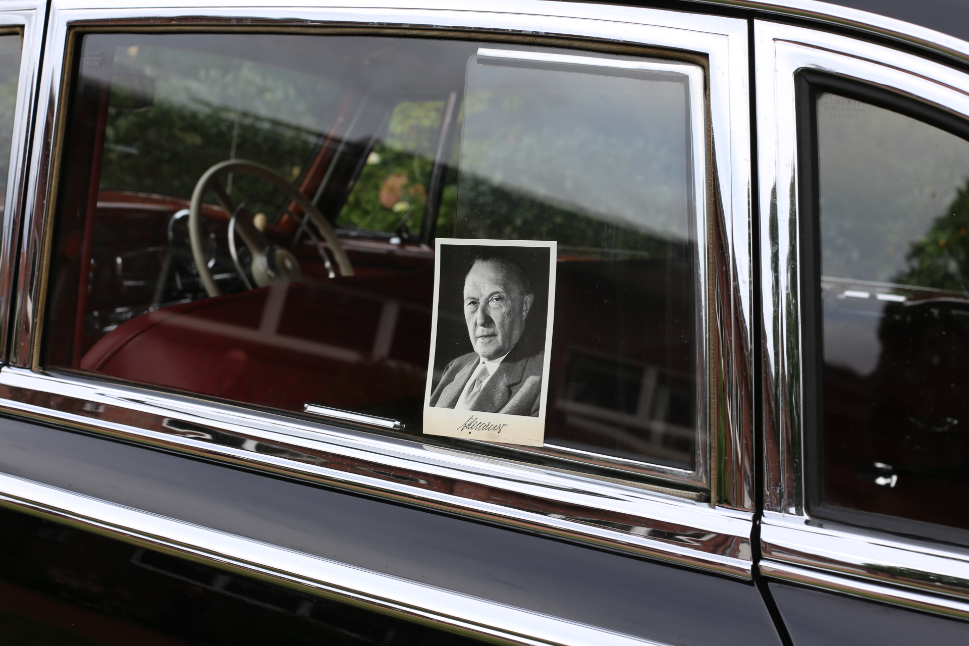 1957 MERCEDES-BENZ (W186 IV) 300C 'ADENAUER'