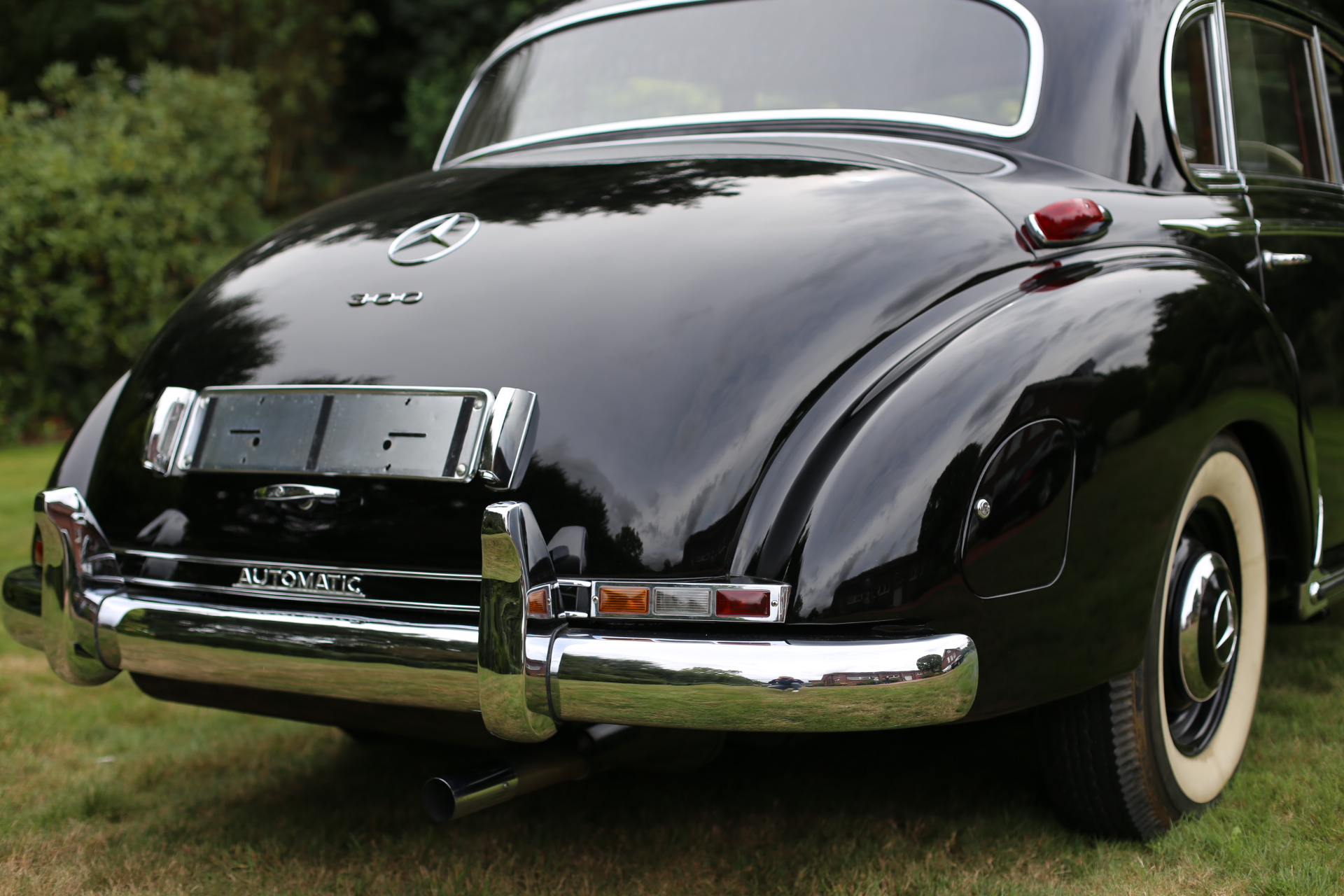 1957 MERCEDES-BENZ (W186 IV) 300C 'ADENAUER'