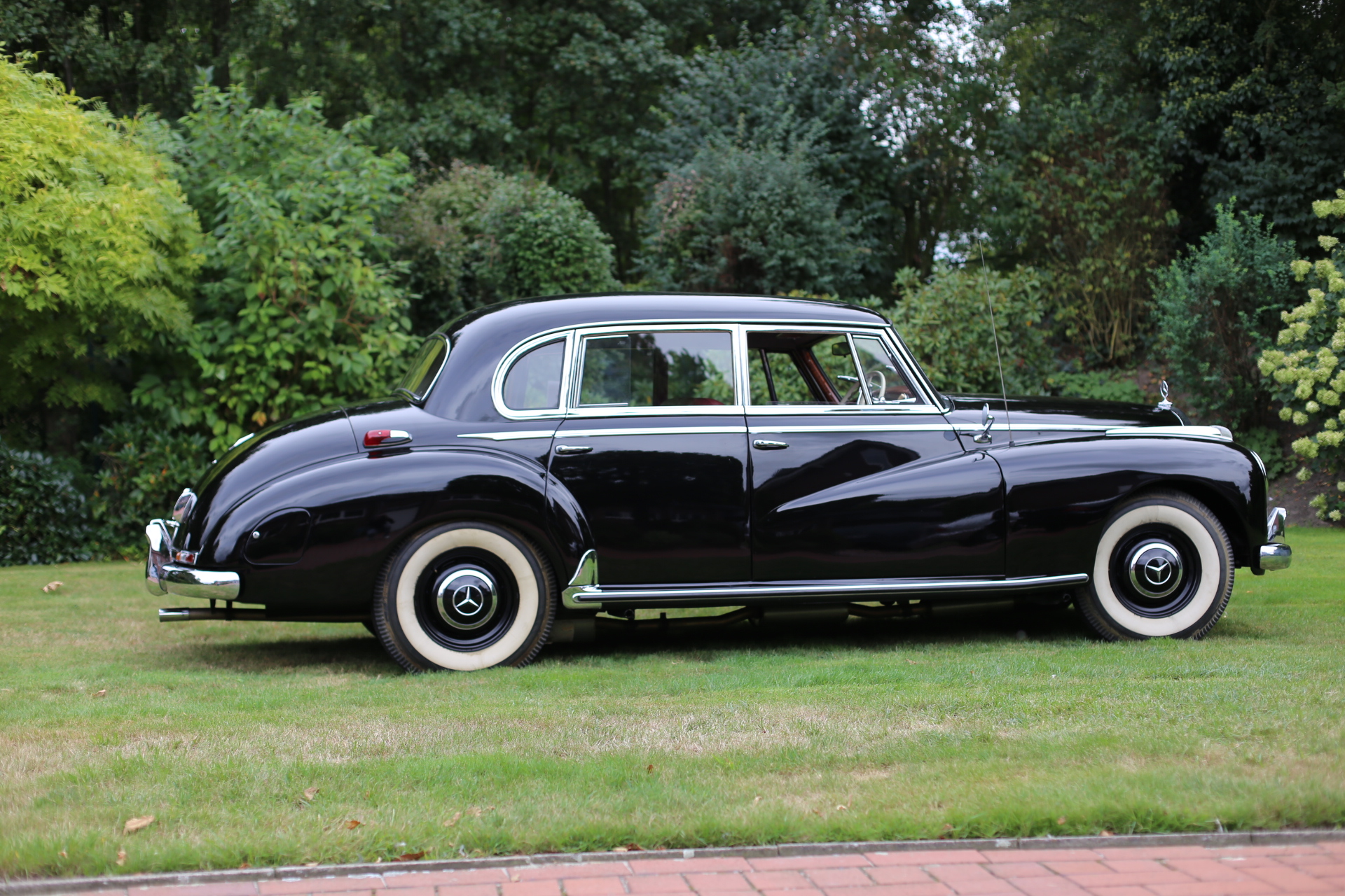 1957 MERCEDES-BENZ (W186 IV) 300C 'ADENAUER'