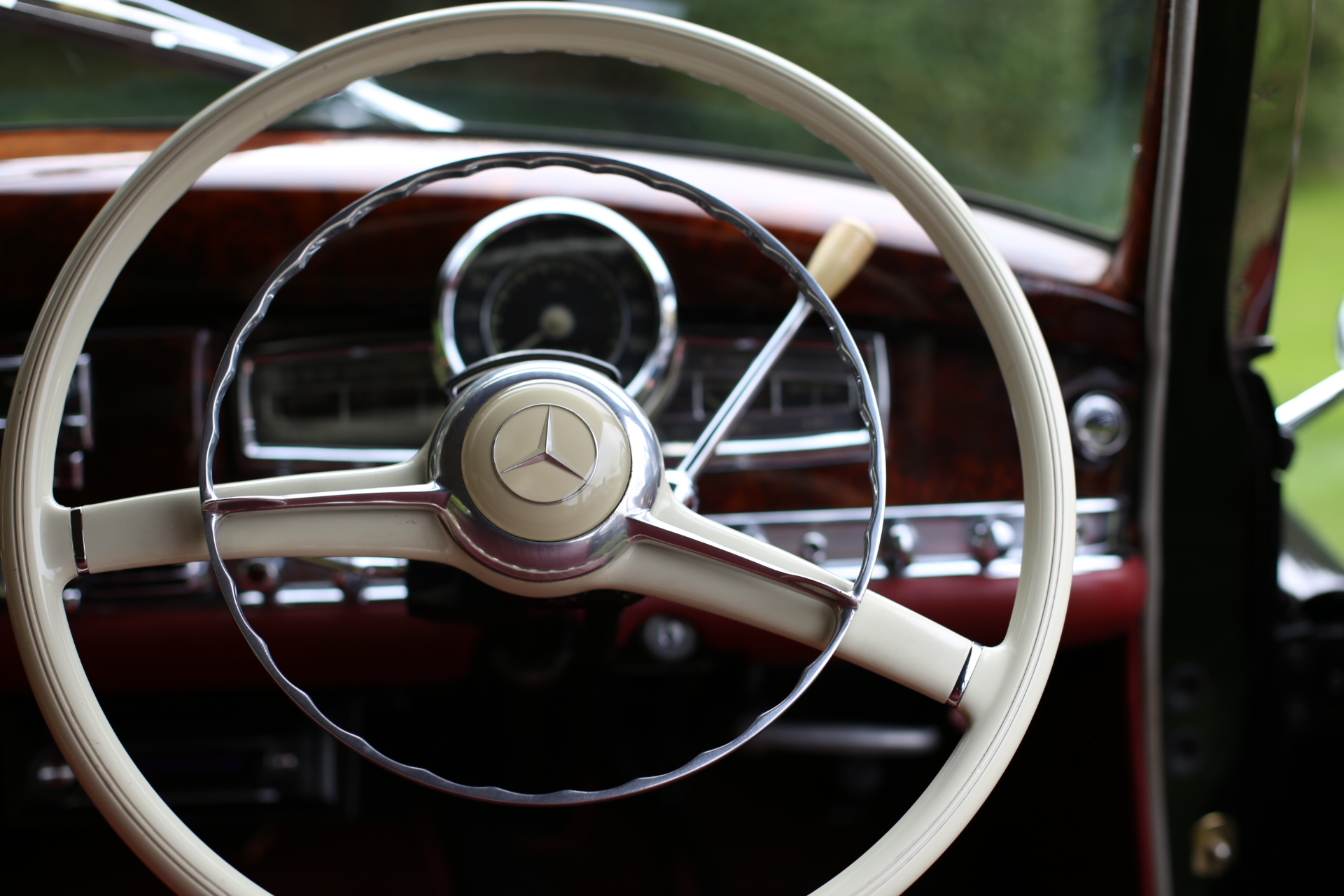 1957 MERCEDES-BENZ (W186 IV) 300C 'ADENAUER'