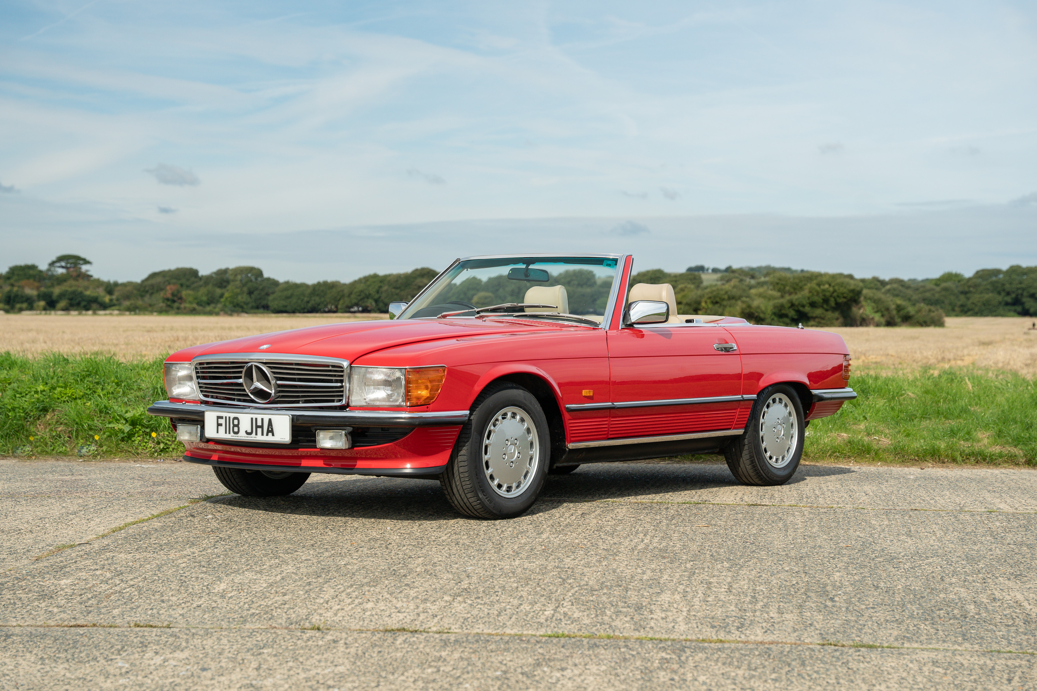 1989 MERCEDES-BENZ (R107) 300 SL