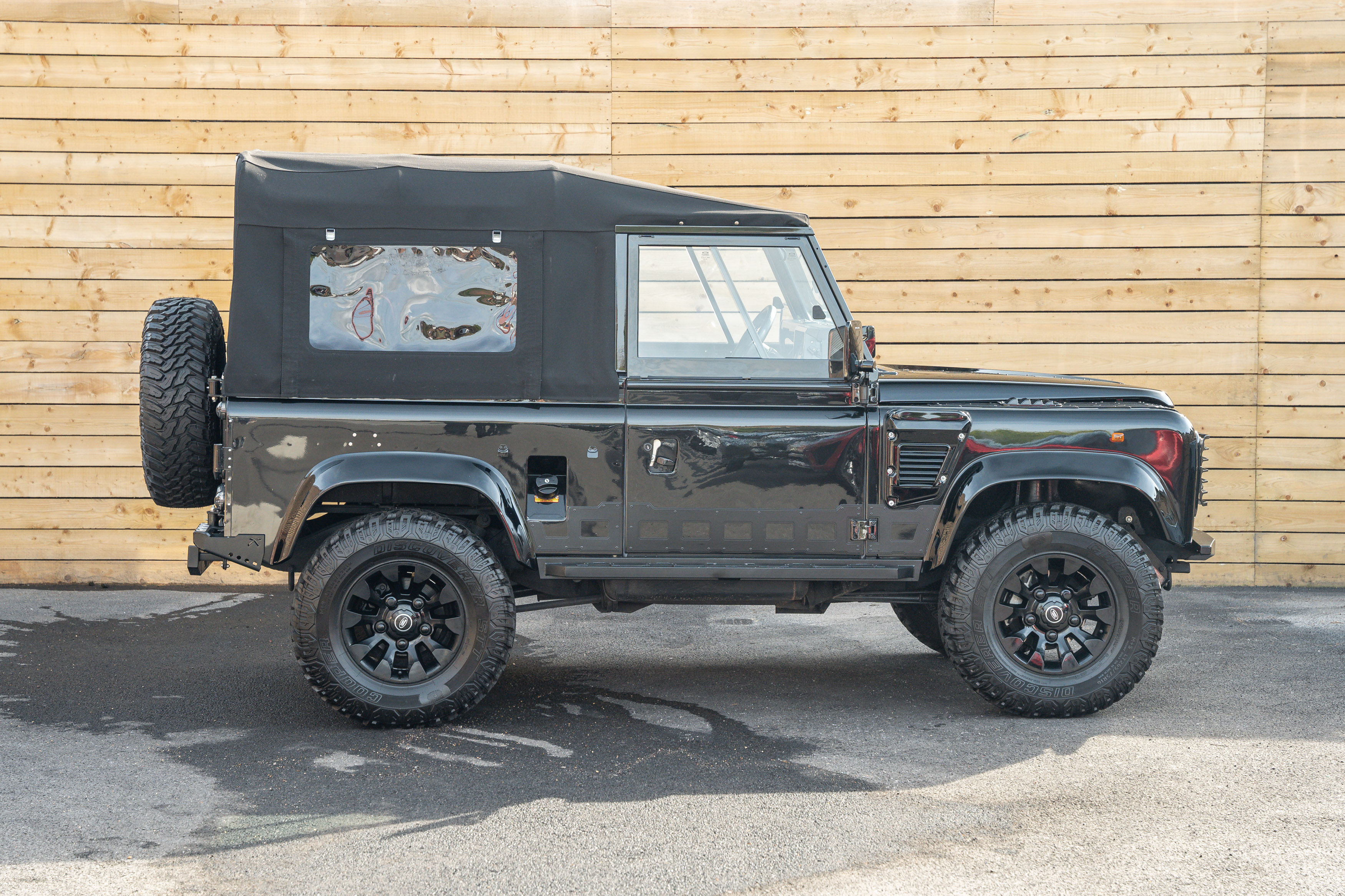 1998 LAND ROVER DEFENDER 90 - EX MOD
