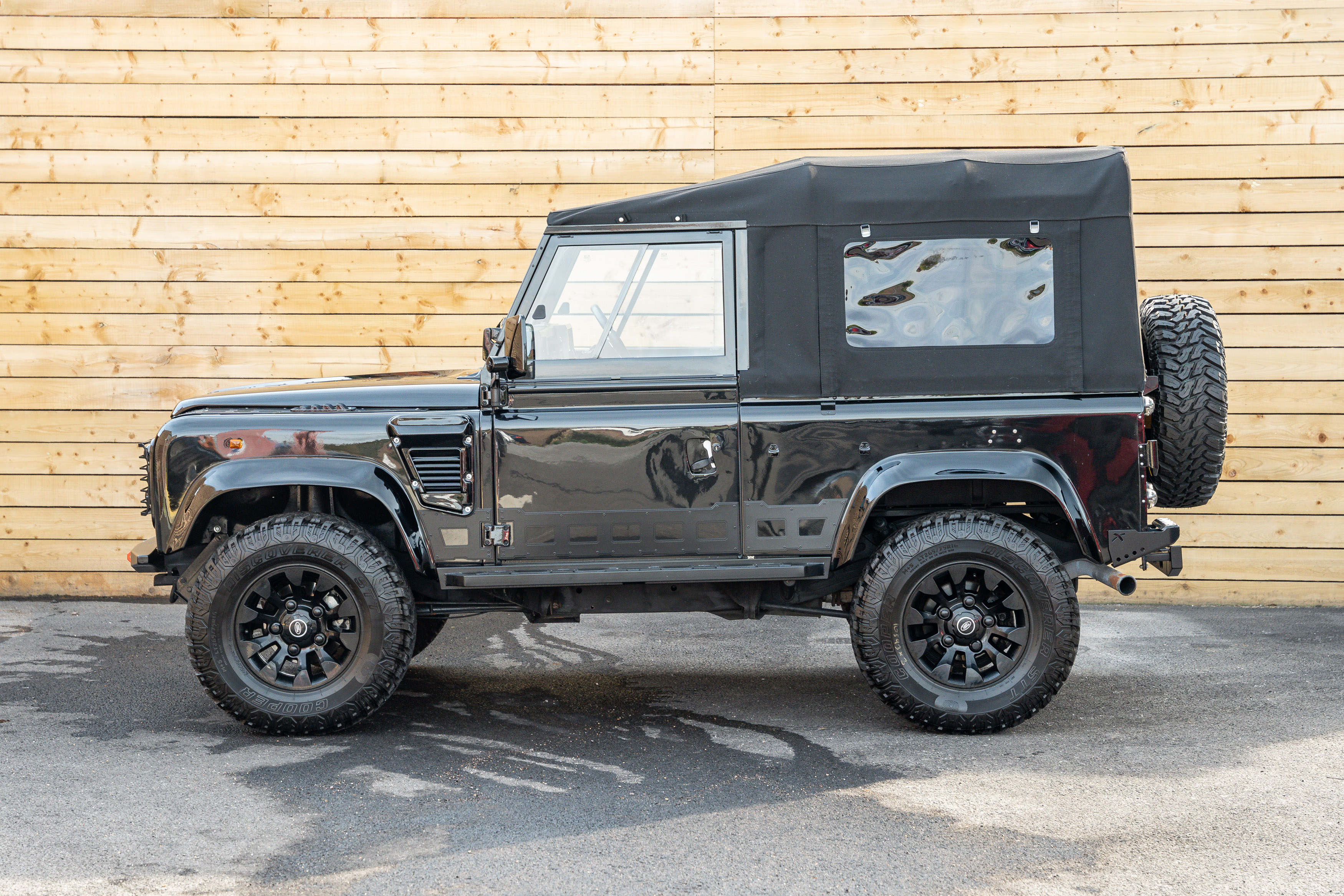 1998 LAND ROVER DEFENDER 90 - EX MOD