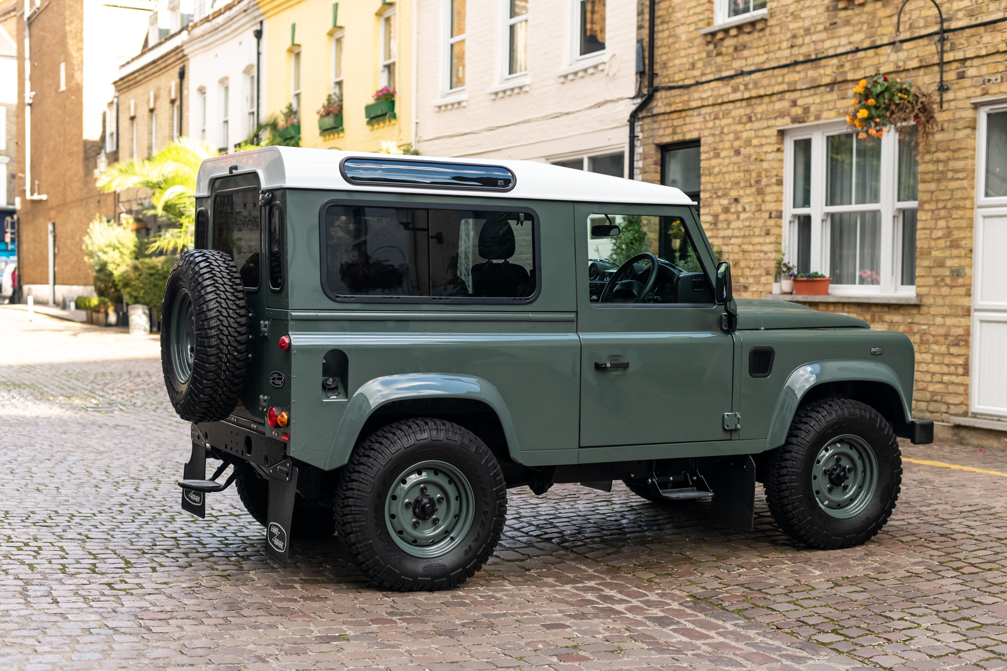 2012 LAND ROVER DEFENDER 90 XS - 13,250 MILES