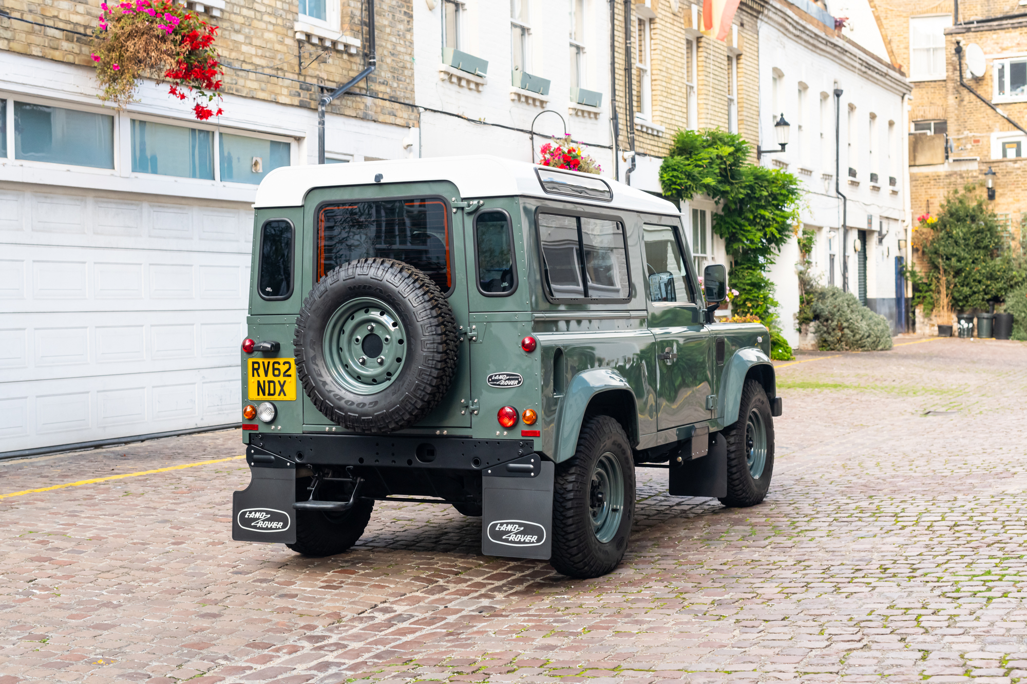 2012 LAND ROVER DEFENDER 90 XS - 13,250 MILES