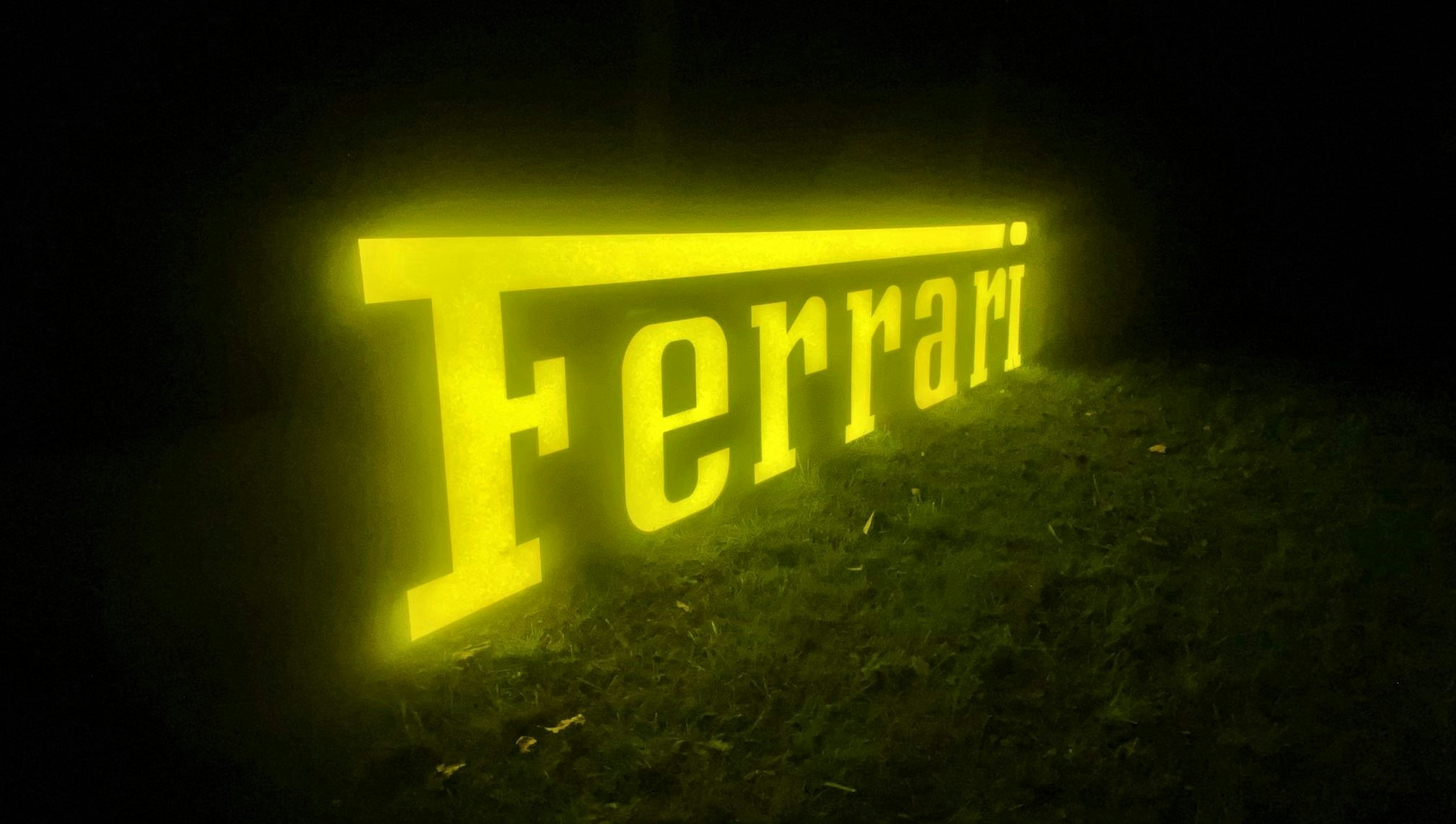LARGE FERRARI ILLUMINATED SIGN