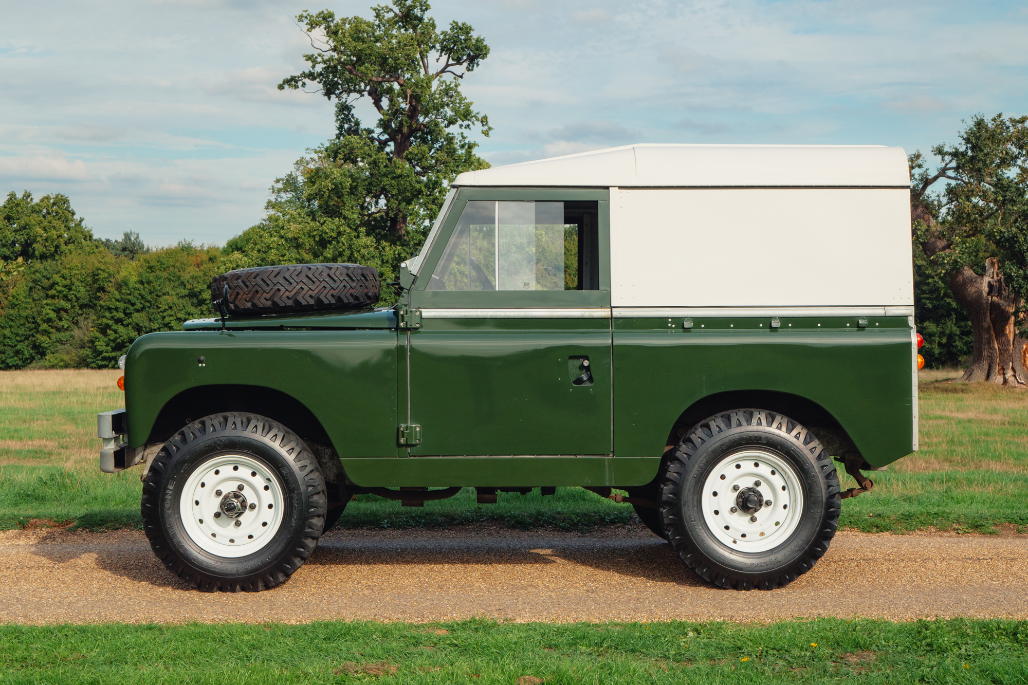 1963 LAND ROVER SERIES IIA 88"