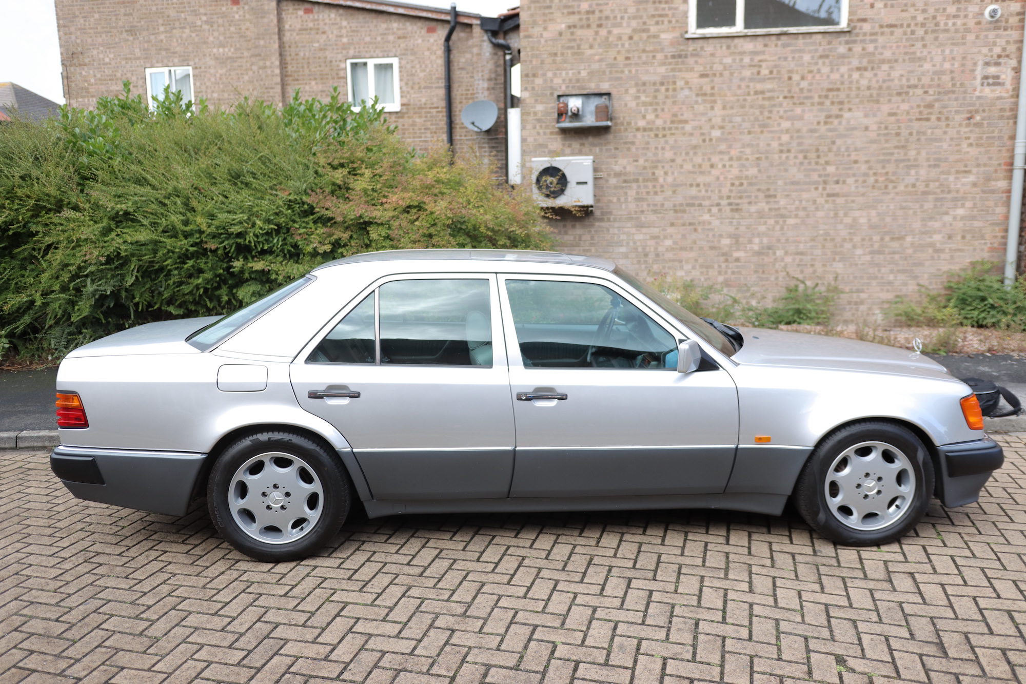 1991 MERCEDES-BENZ (W124) 500E