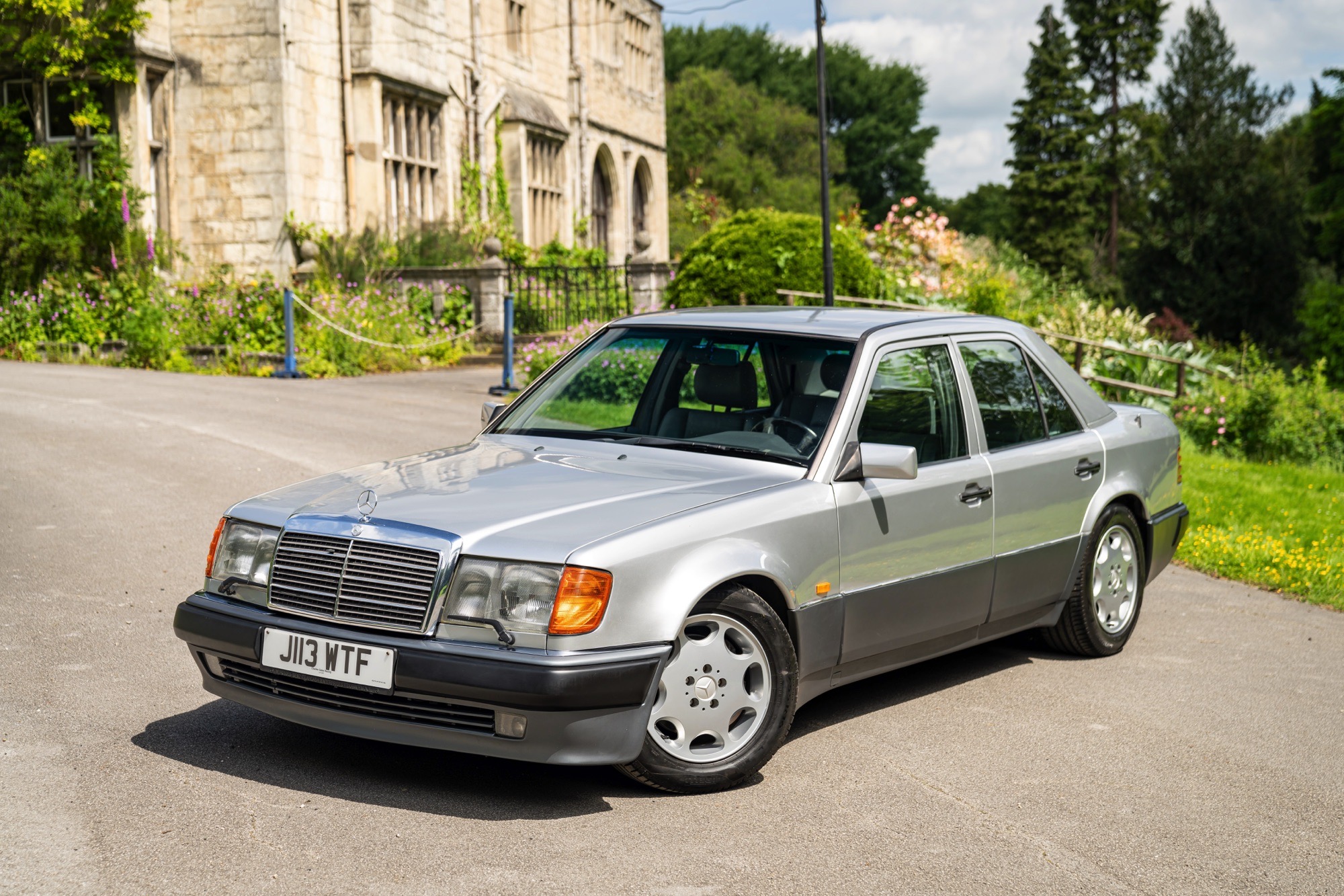 1991 MERCEDES-BENZ (W124) 500E