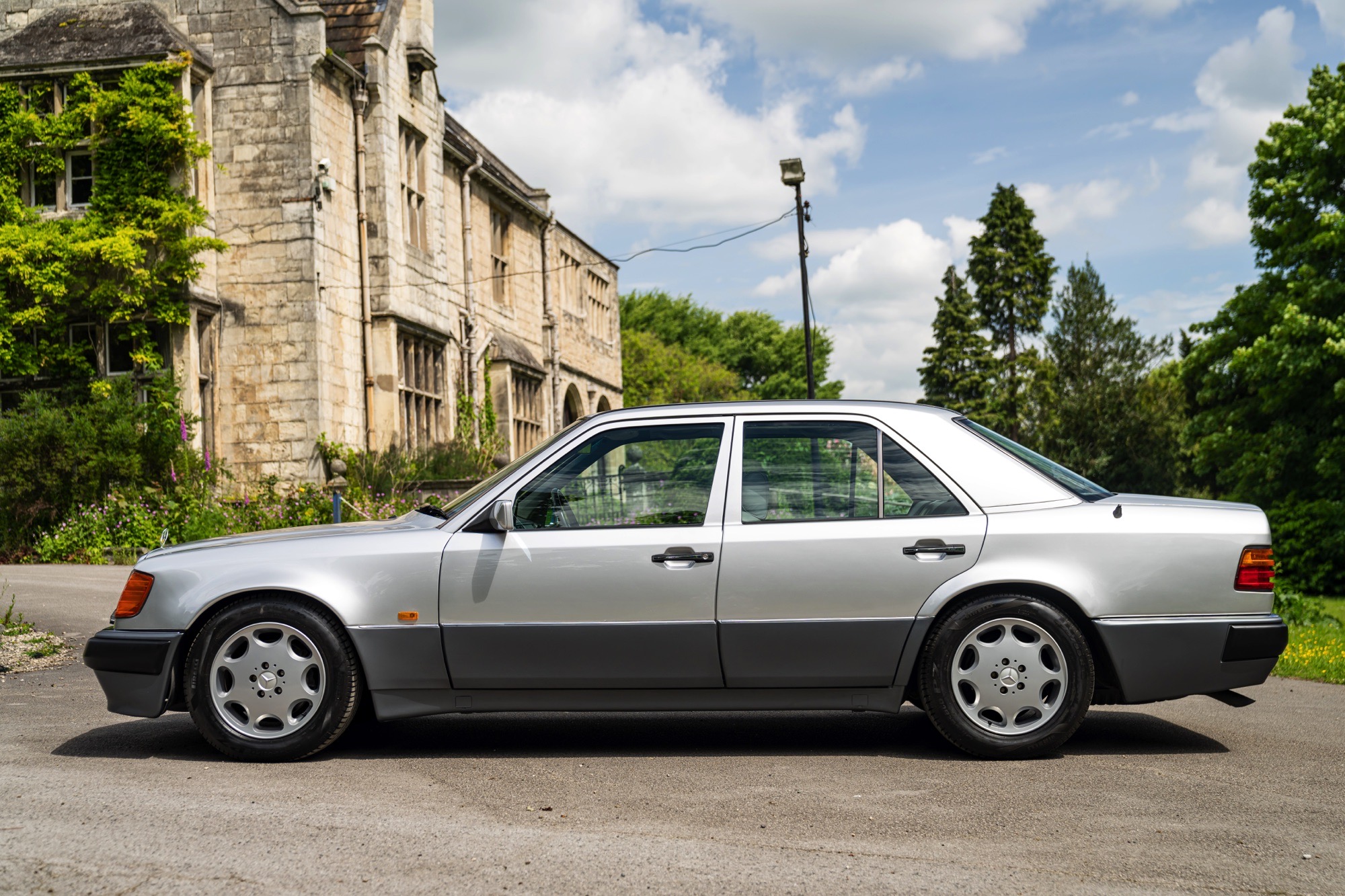 1991 MERCEDES-BENZ (W124) 500E