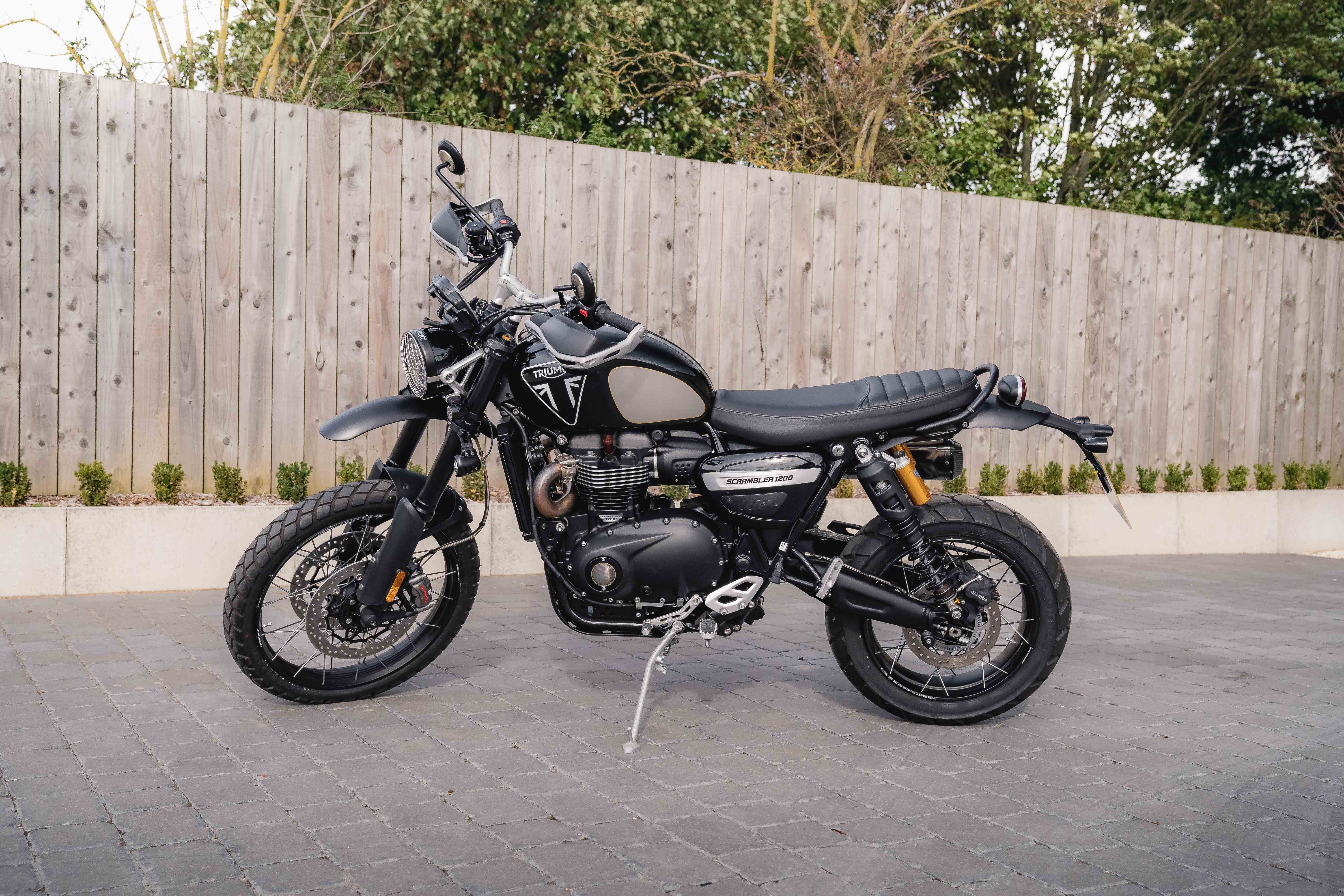 2020 TRIUMPH SCRAMBLER 1200 'BOND EDITION' - 18 MILES - VAT Q