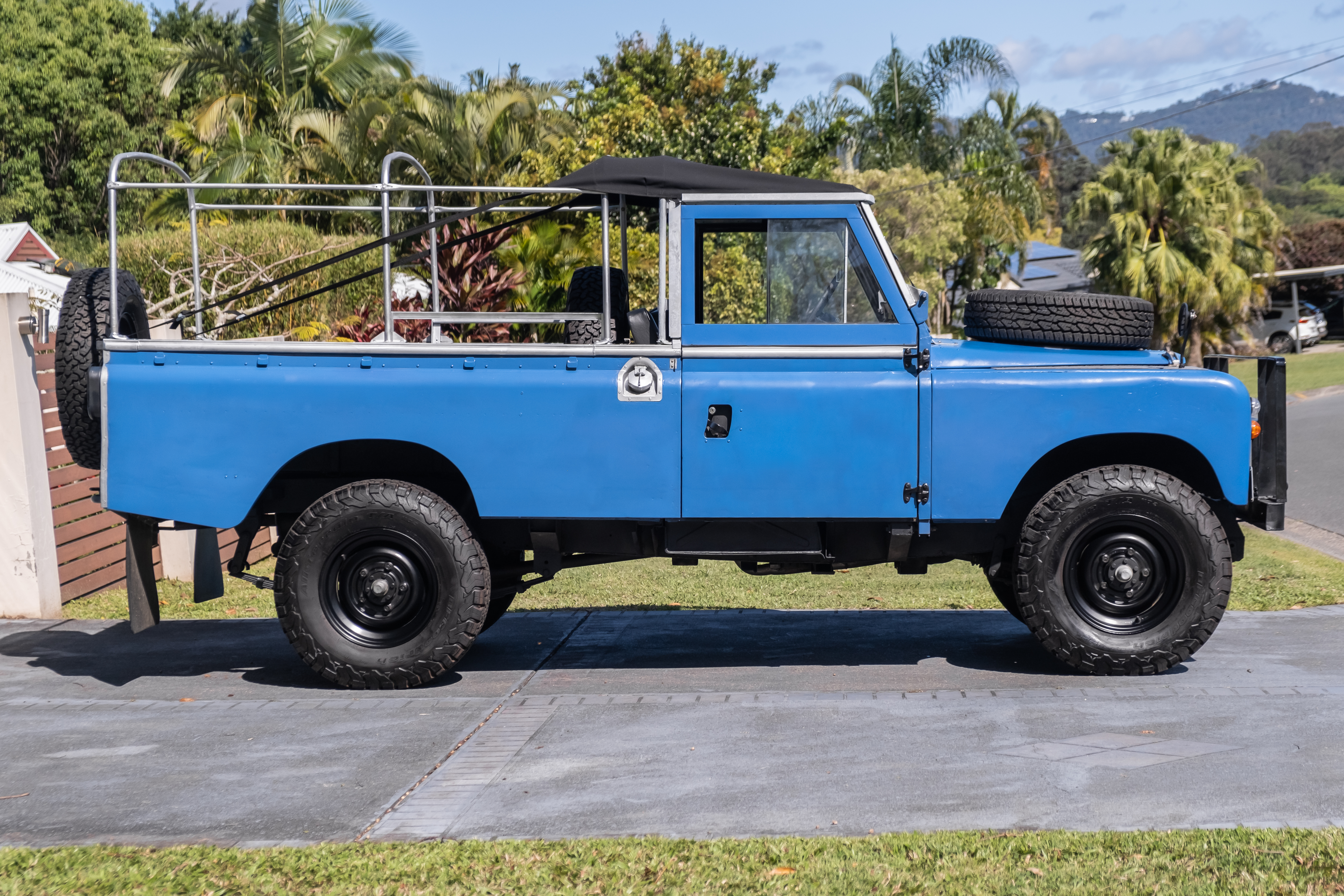 1968 LAND ROVER SERIES IIA 109"