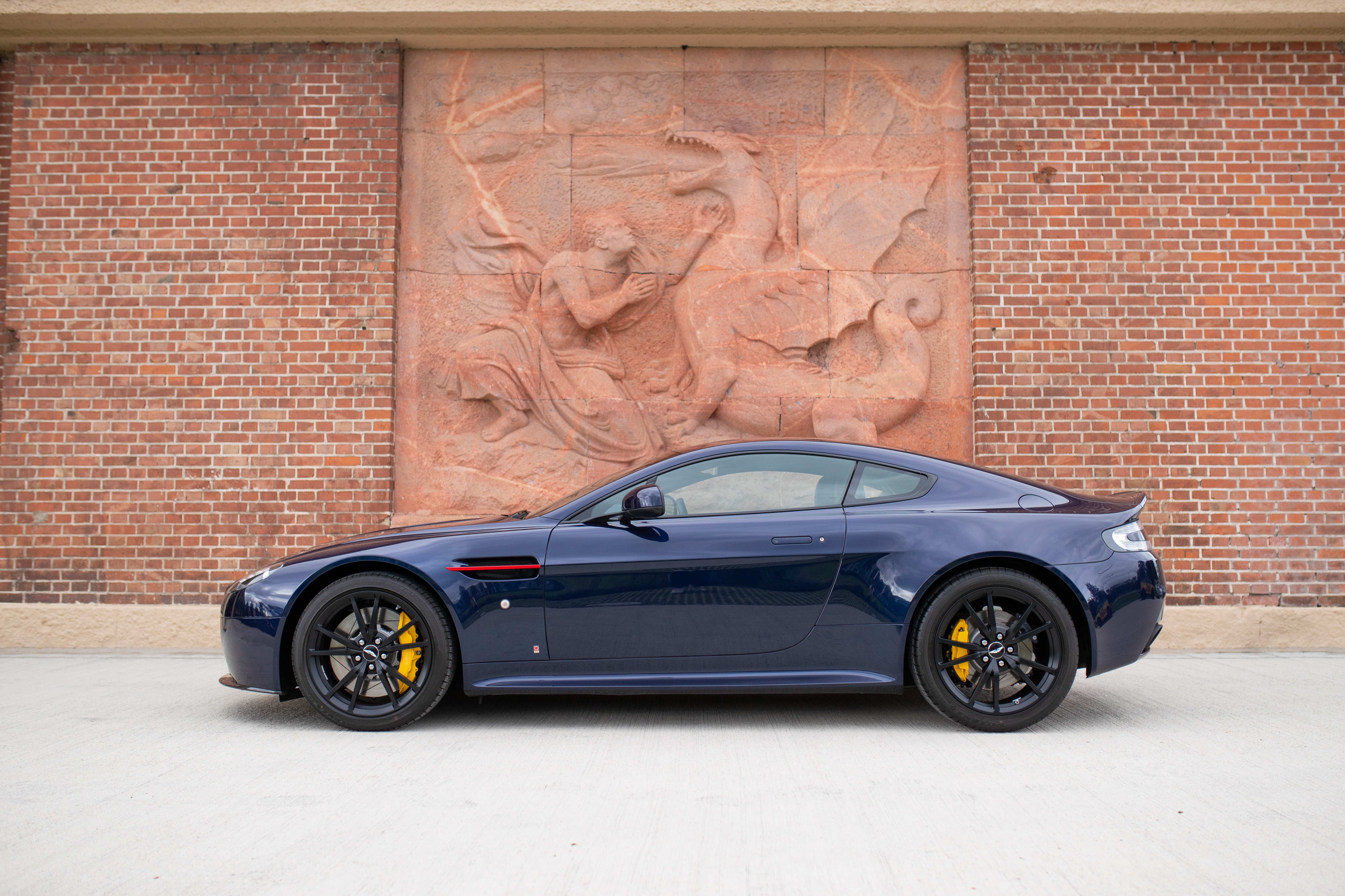 2019 ASTON MARTIN V8 VANTAGE S RED BULL RACING EDITION - 262 KM - VAT Q