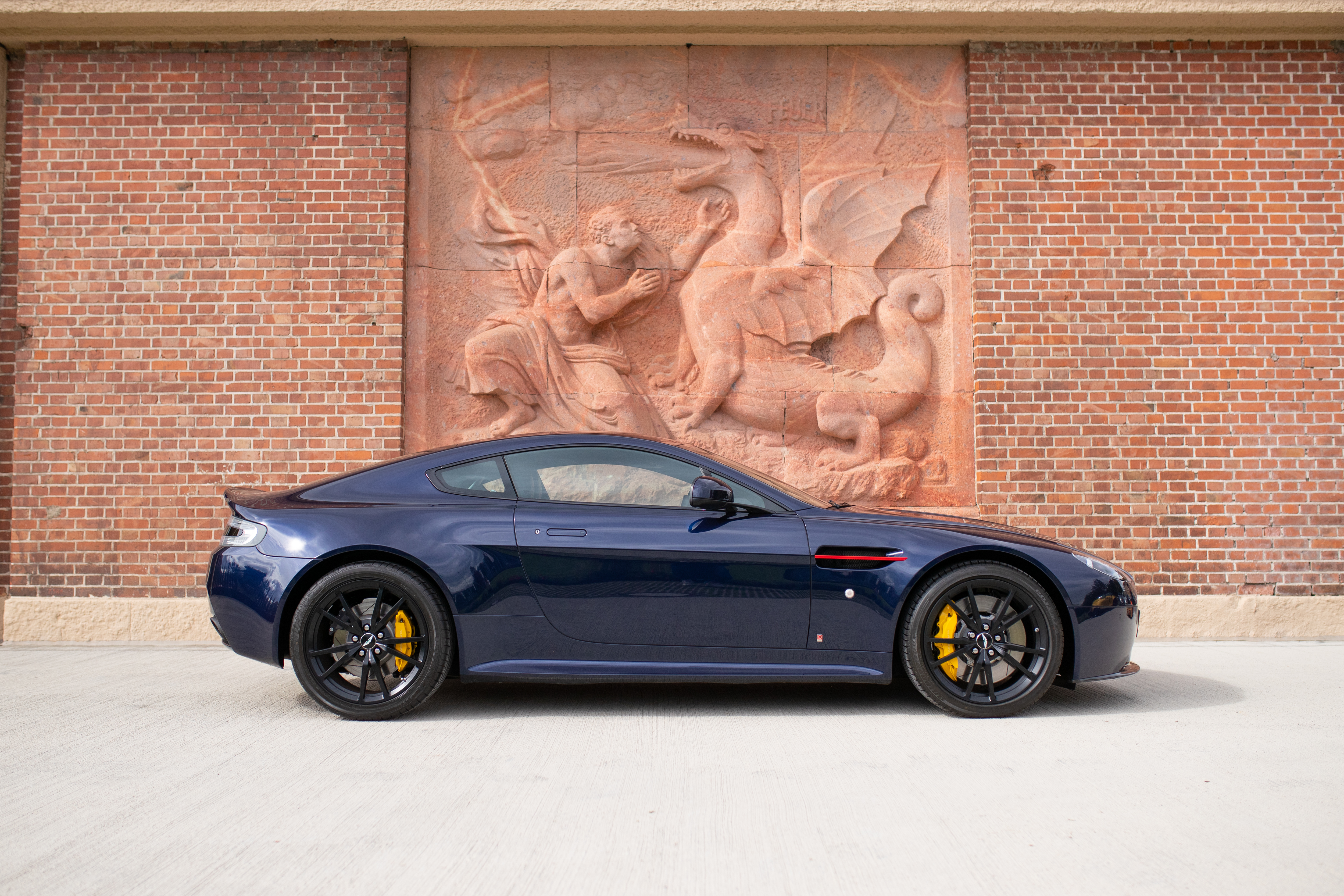 2019 ASTON MARTIN V8 VANTAGE S RED BULL RACING EDITION - 262 KM - VAT Q