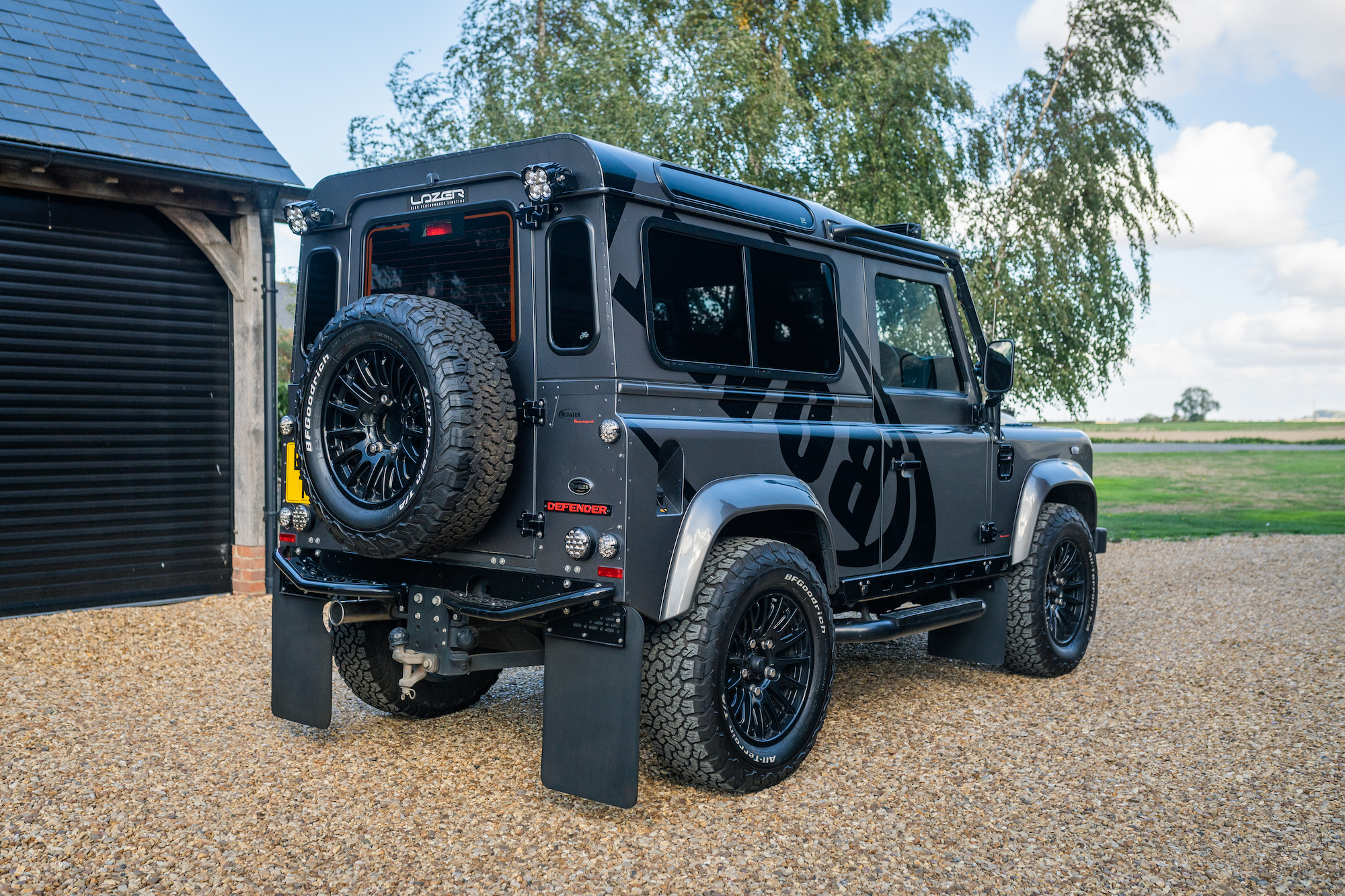 2014 LAND ROVER DEFENDER 90 XS STATION WAGON - 'BOWLER'