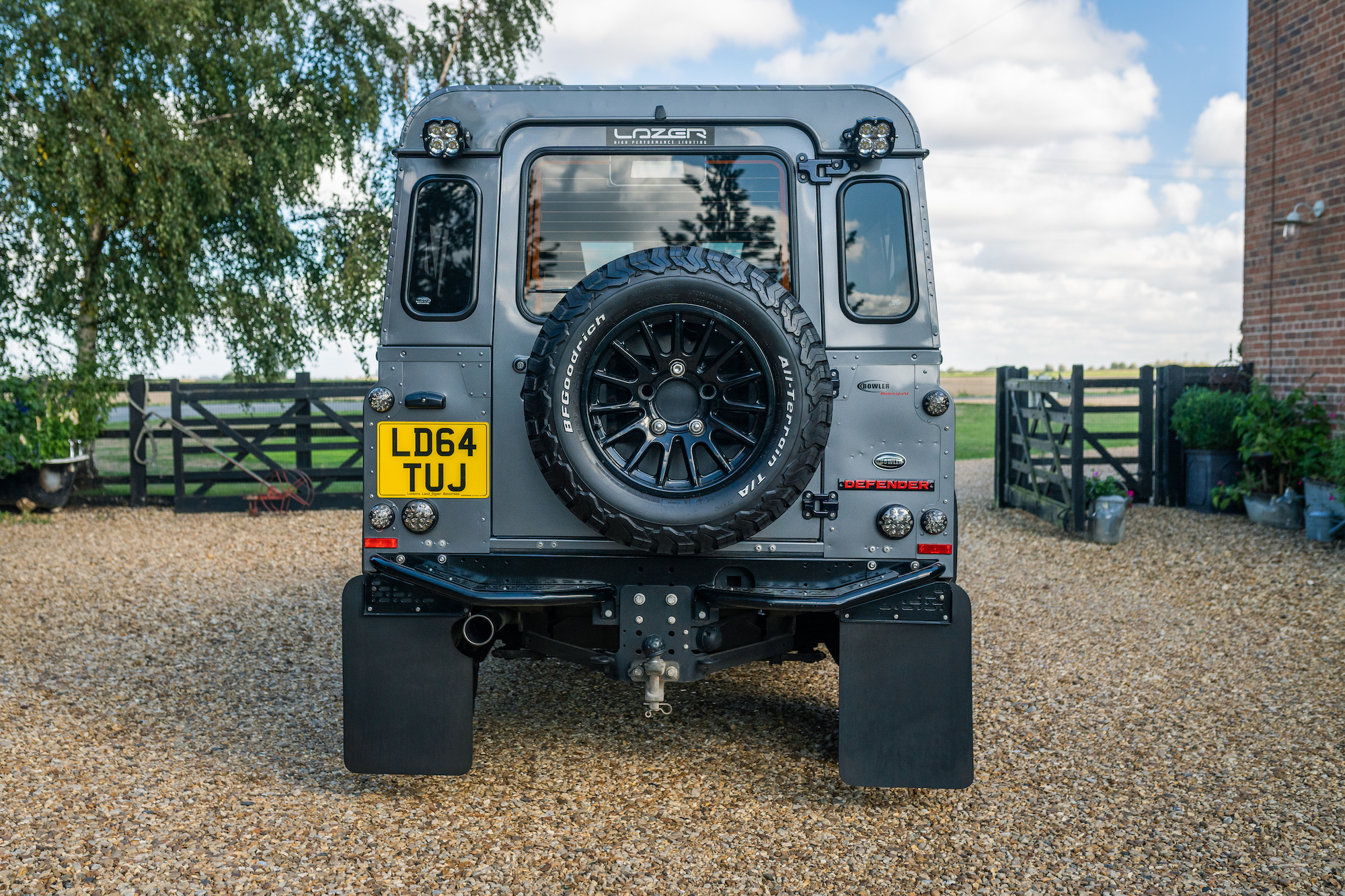 2014 LAND ROVER DEFENDER 90 XS STATION WAGON - 'BOWLER'