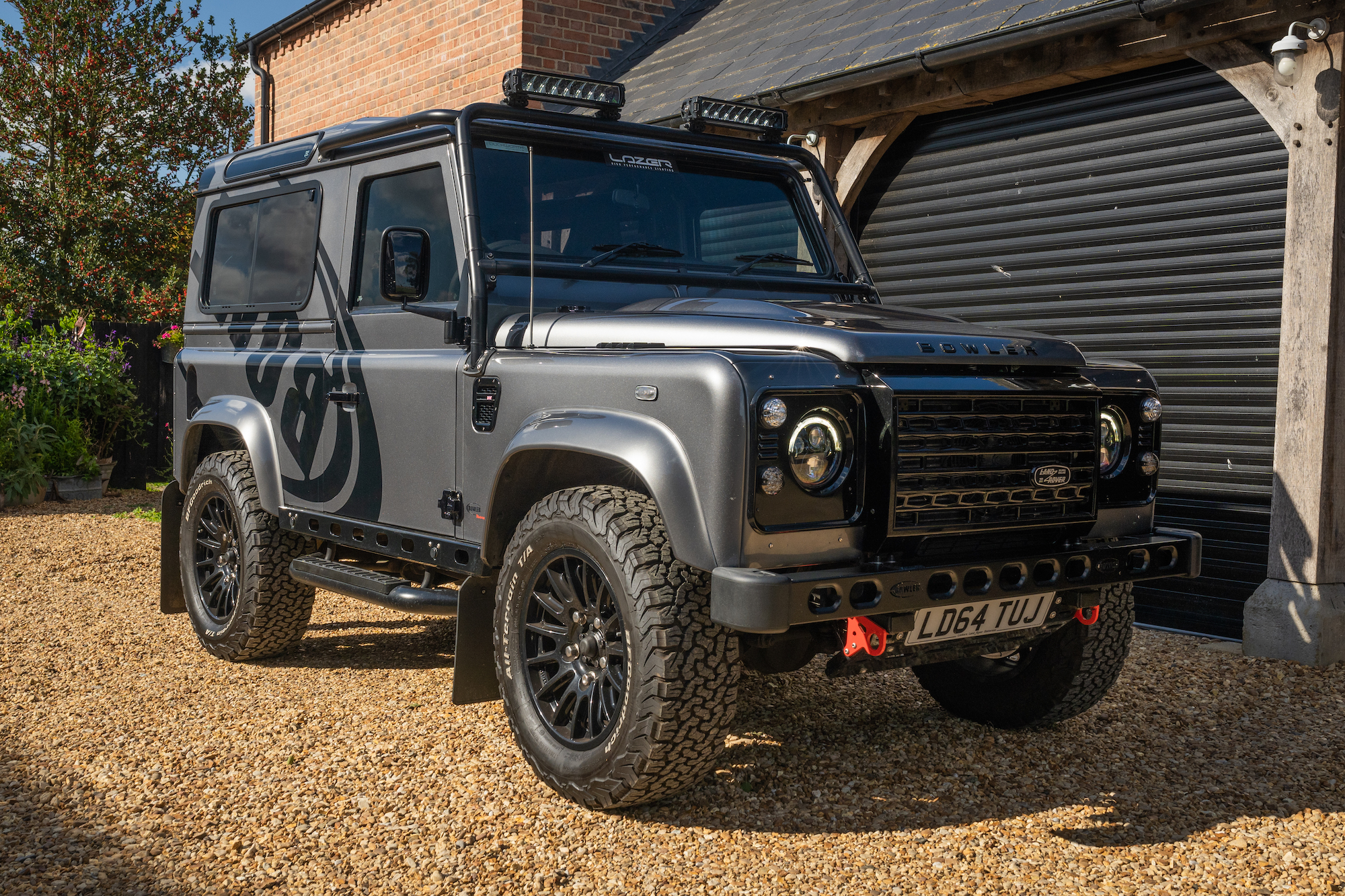 2014 LAND ROVER DEFENDER 90 XS STATION WAGON - 'BOWLER'