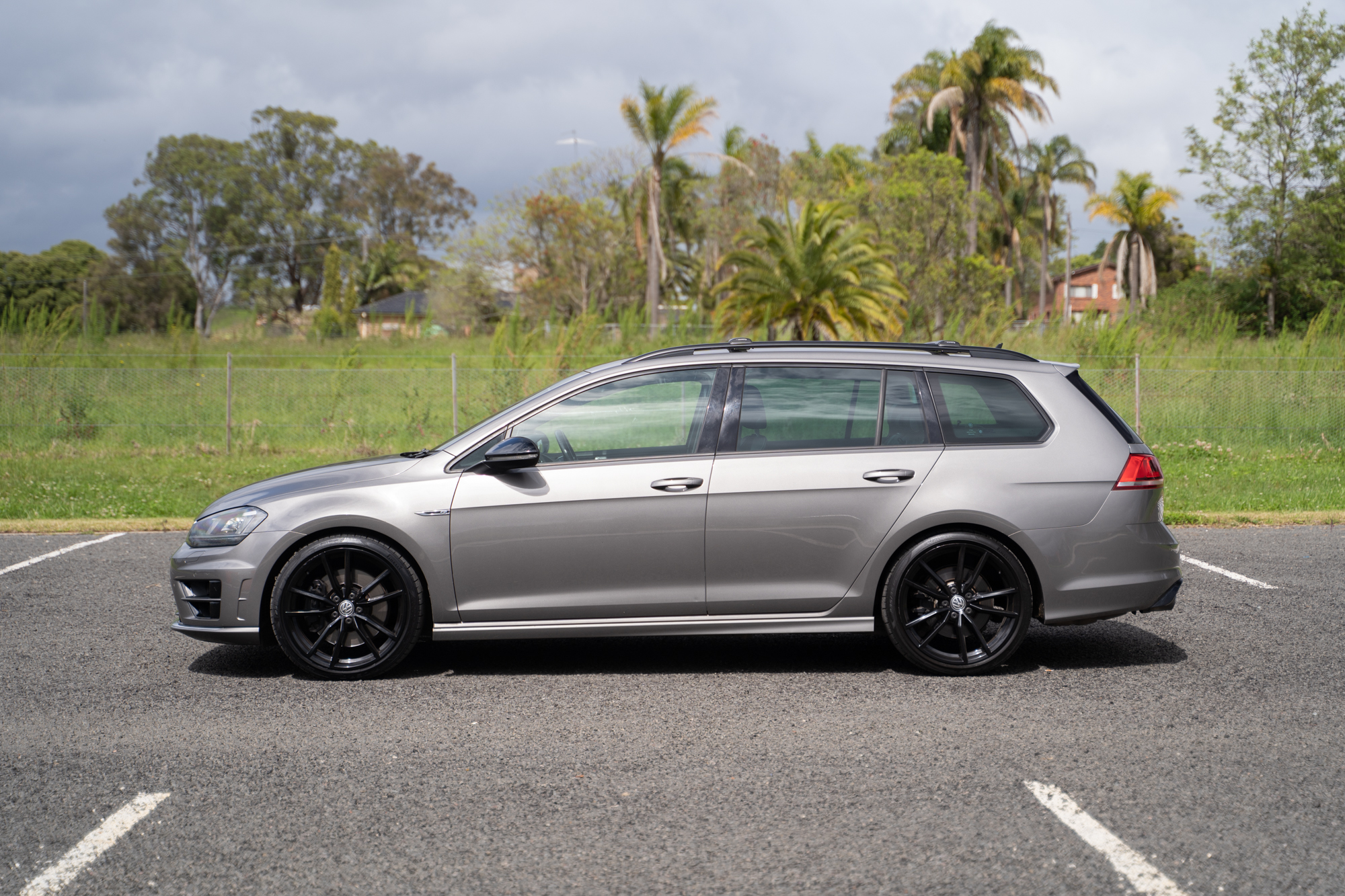 2015 VOLKSWAGEN GOLF R ESTATE - WOLFSBURG EDITION