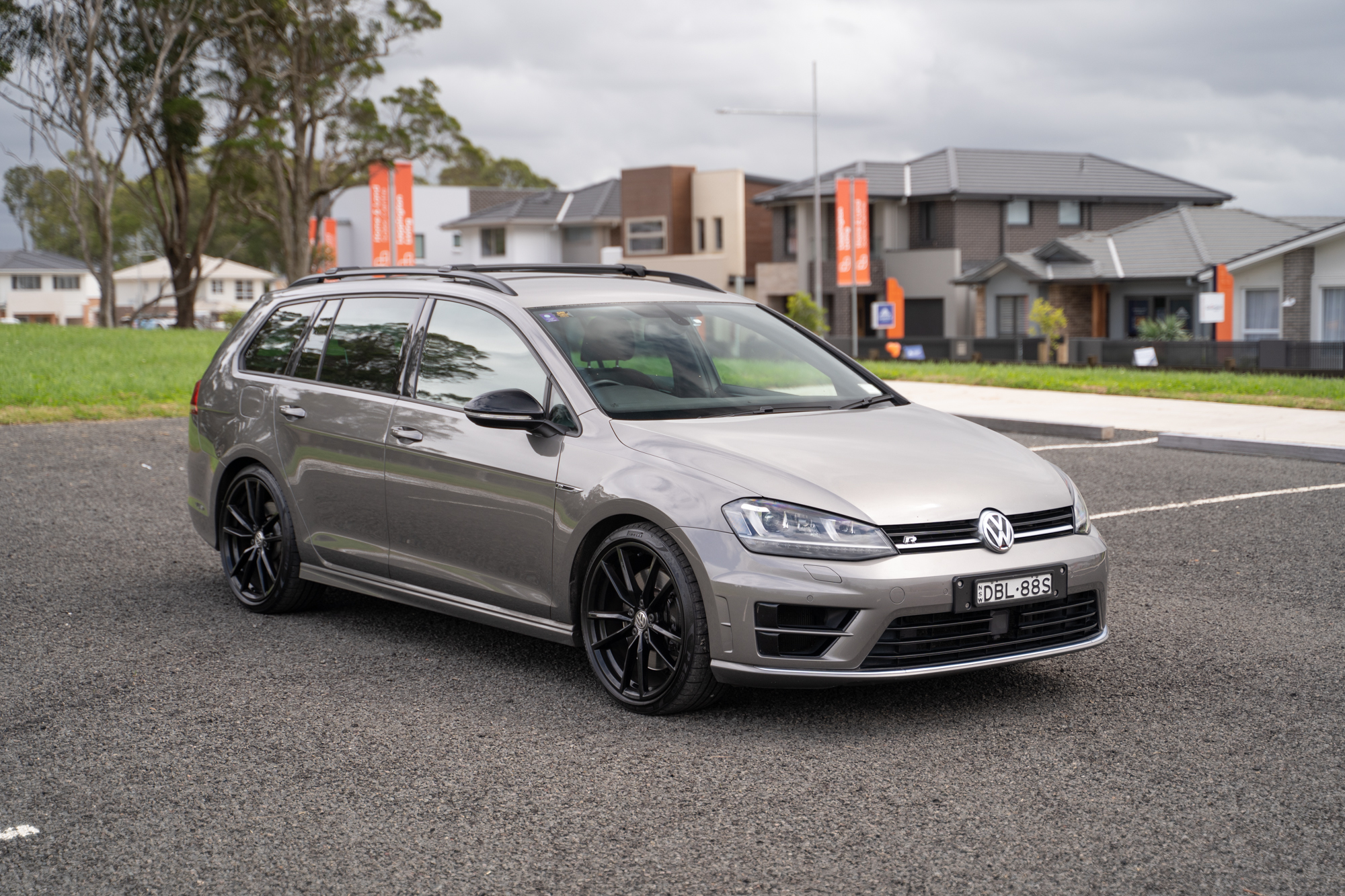 2015 VOLKSWAGEN GOLF R ESTATE - WOLFSBURG EDITION