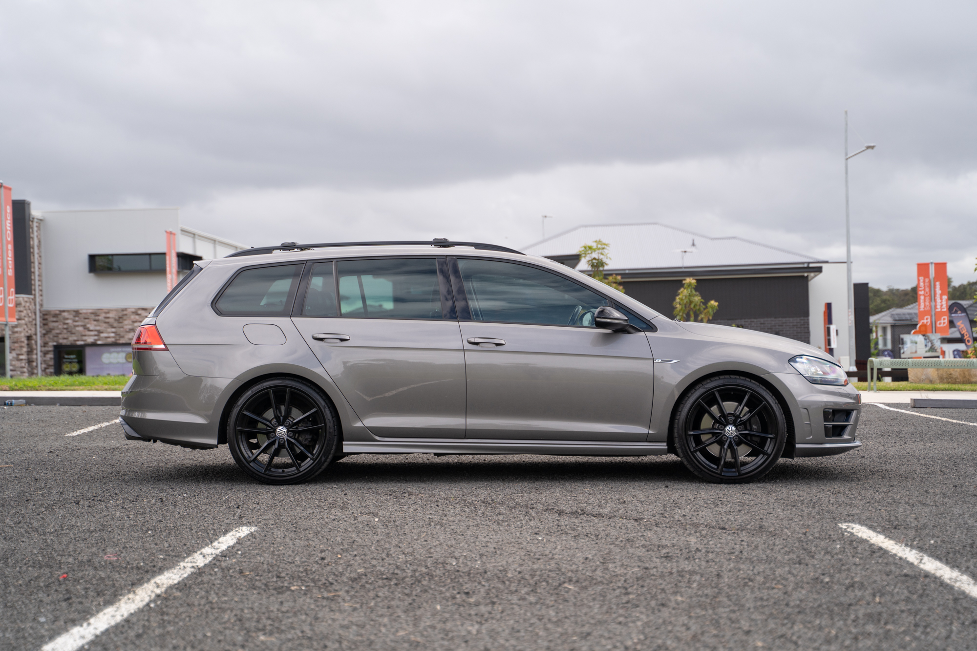 2015 VOLKSWAGEN GOLF R ESTATE - WOLFSBURG EDITION