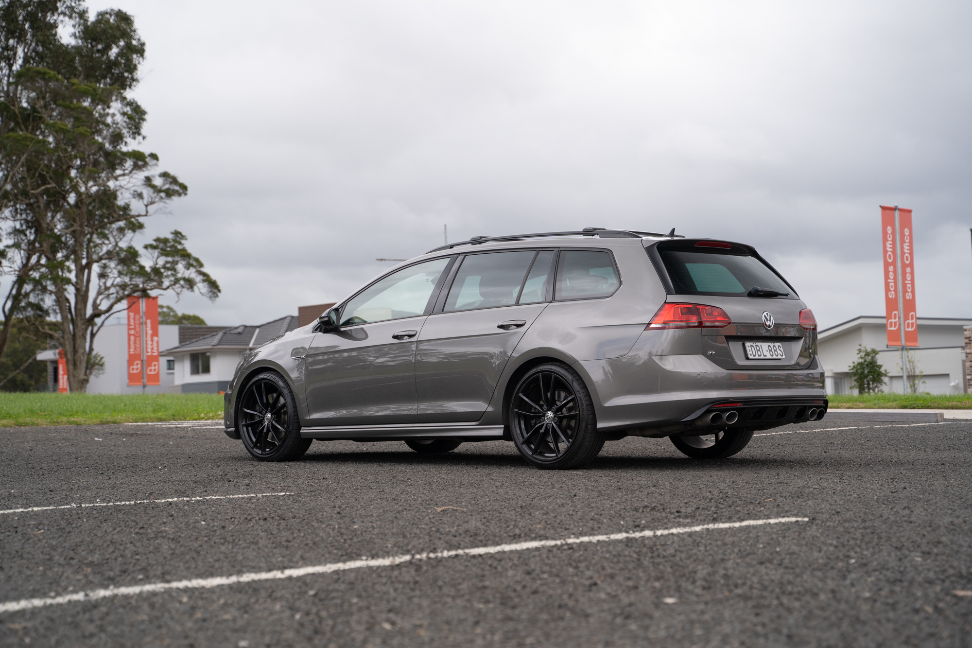 2015 VOLKSWAGEN GOLF R ESTATE - WOLFSBURG EDITION