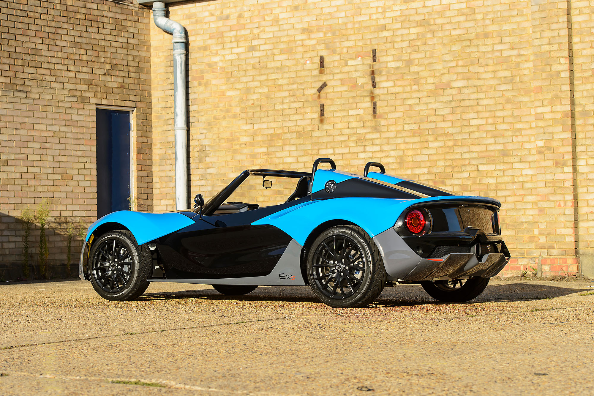 2015 ZENOS E10 S TRACK PACK - 78 MILES