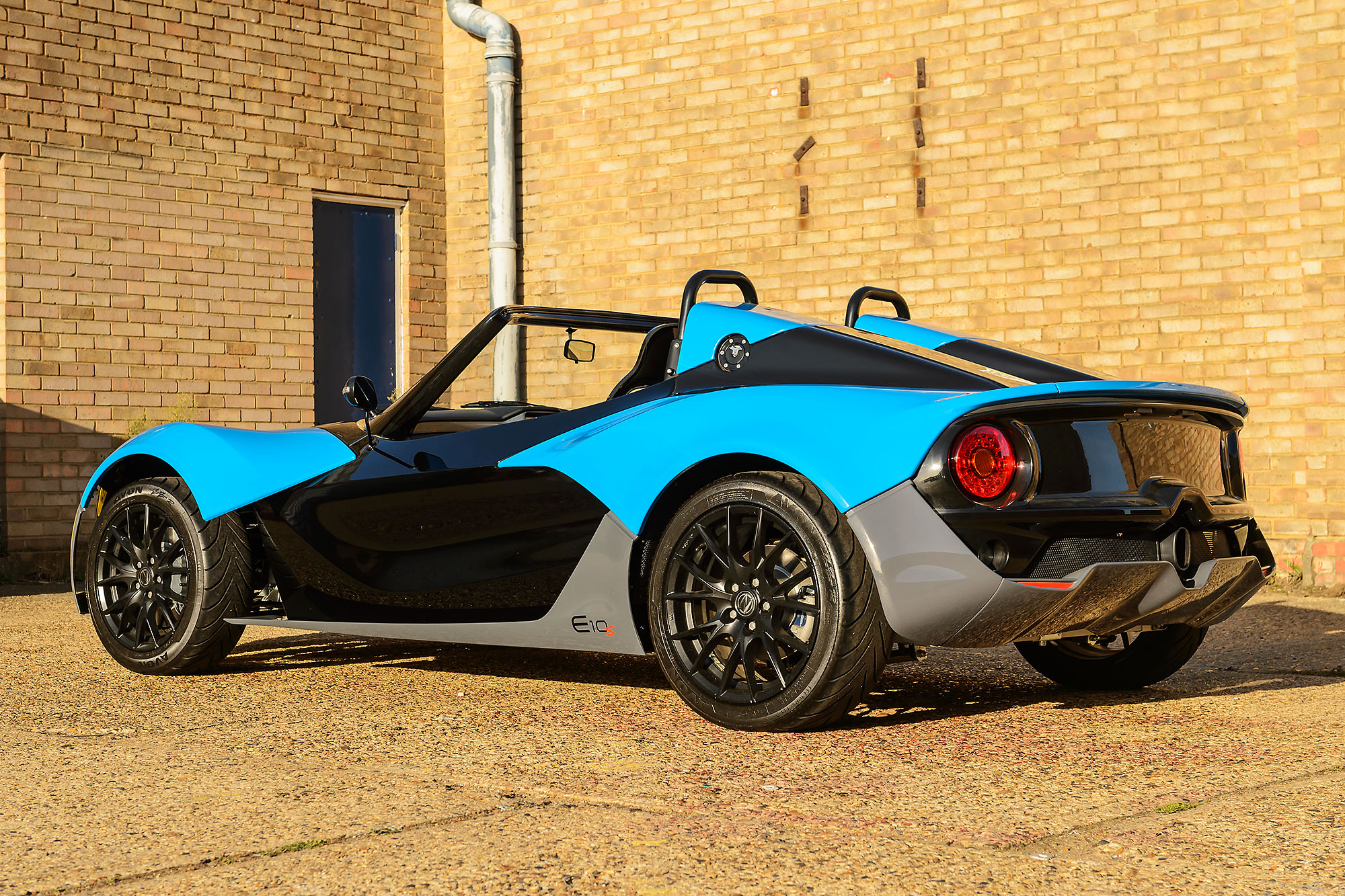 2015 ZENOS E10 S TRACK PACK - 78 MILES