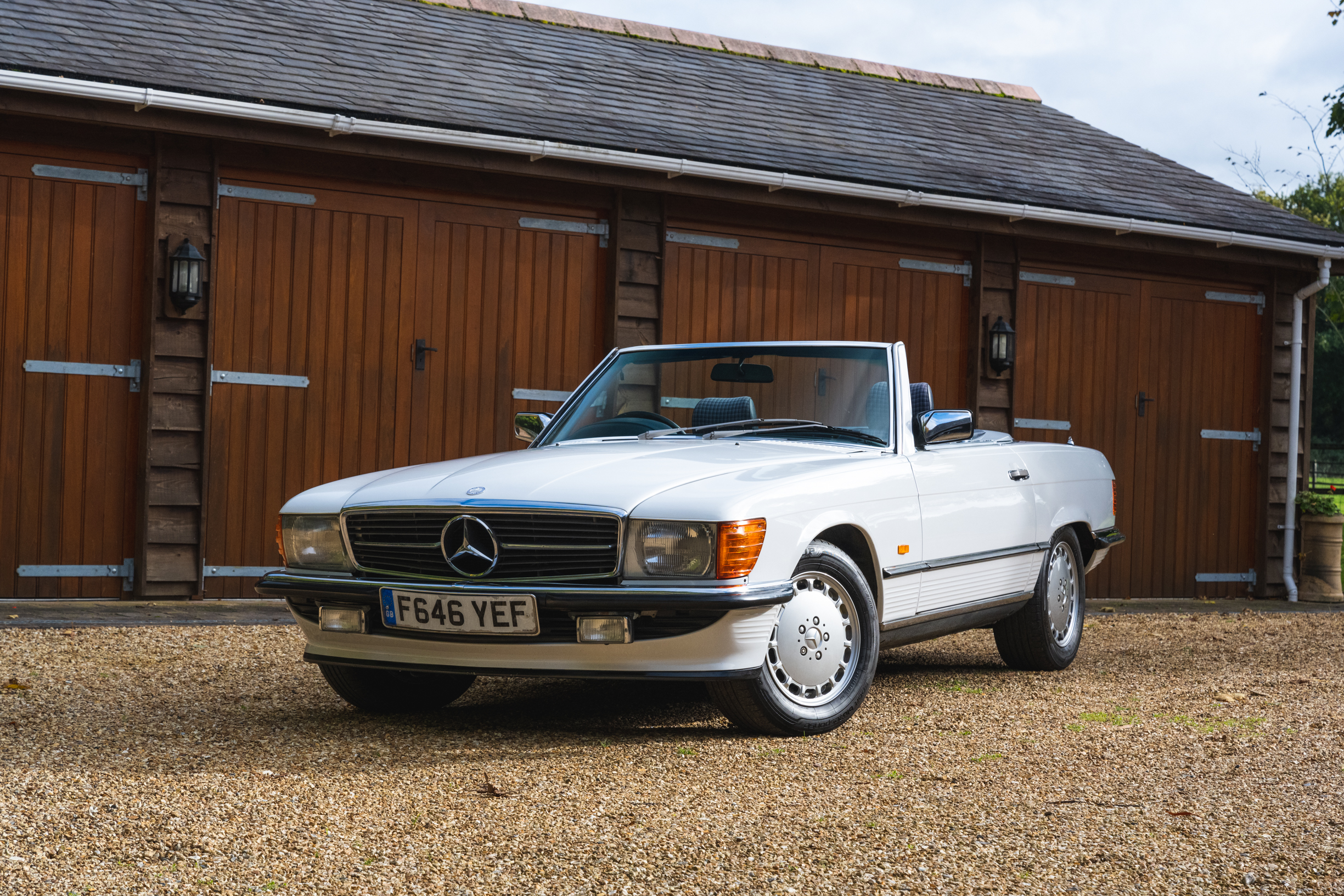 1988 MERCEDES-BENZ (R107) 300 SL for sale by auction in Burley ...