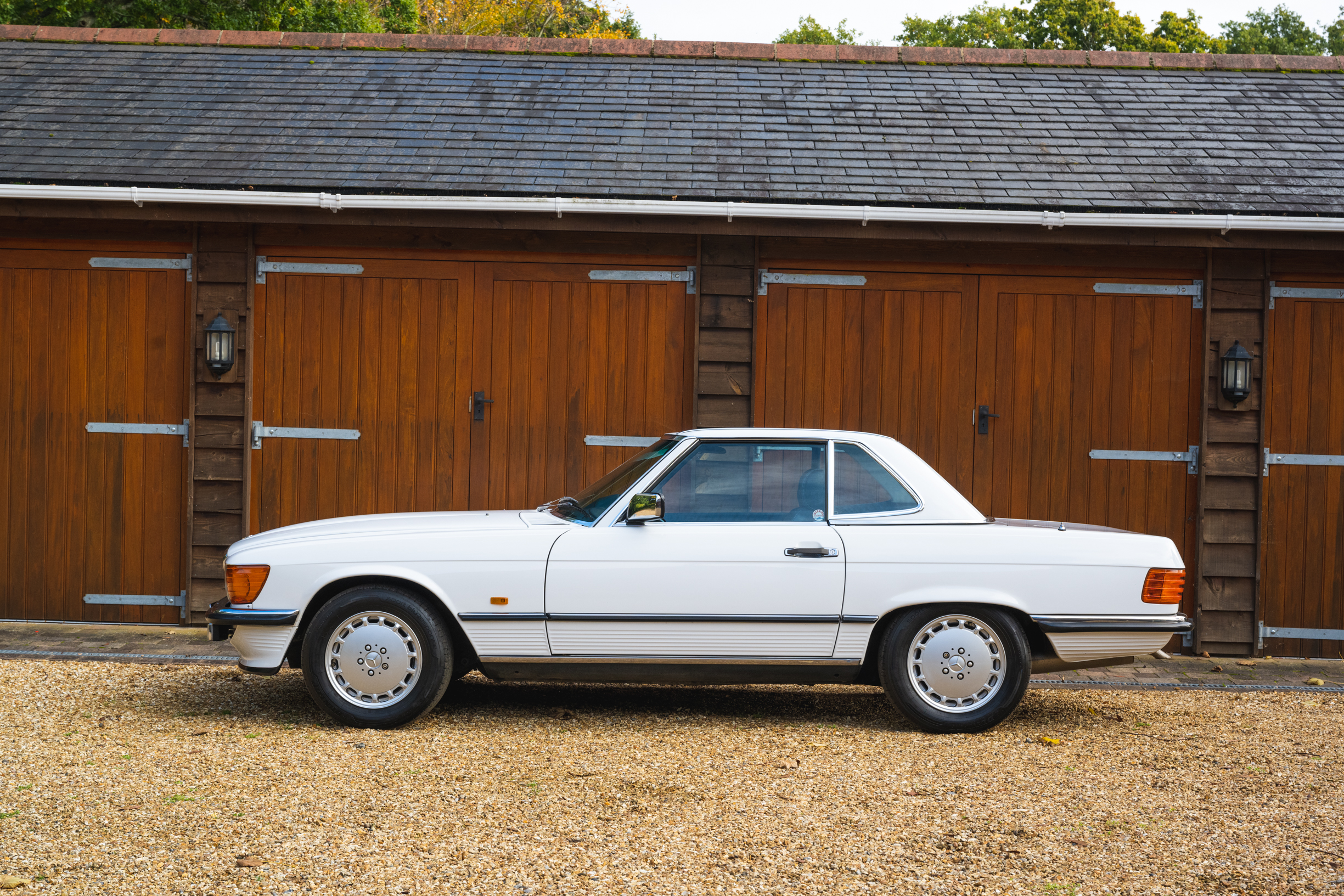 1988 MERCEDES-BENZ (R107) 300 SL for sale by auction in Burley ...