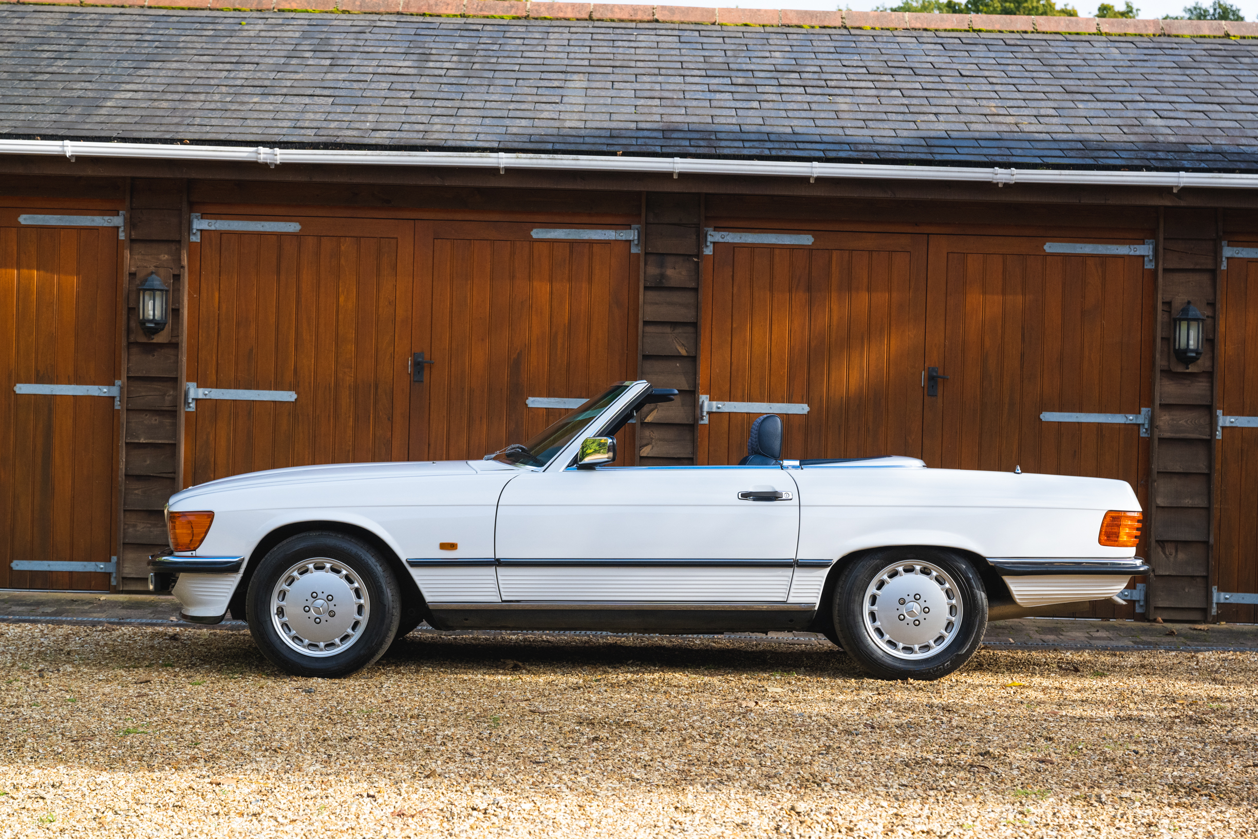 1988 MERCEDES-BENZ (R107) 300 SL for sale by auction in Burley ...