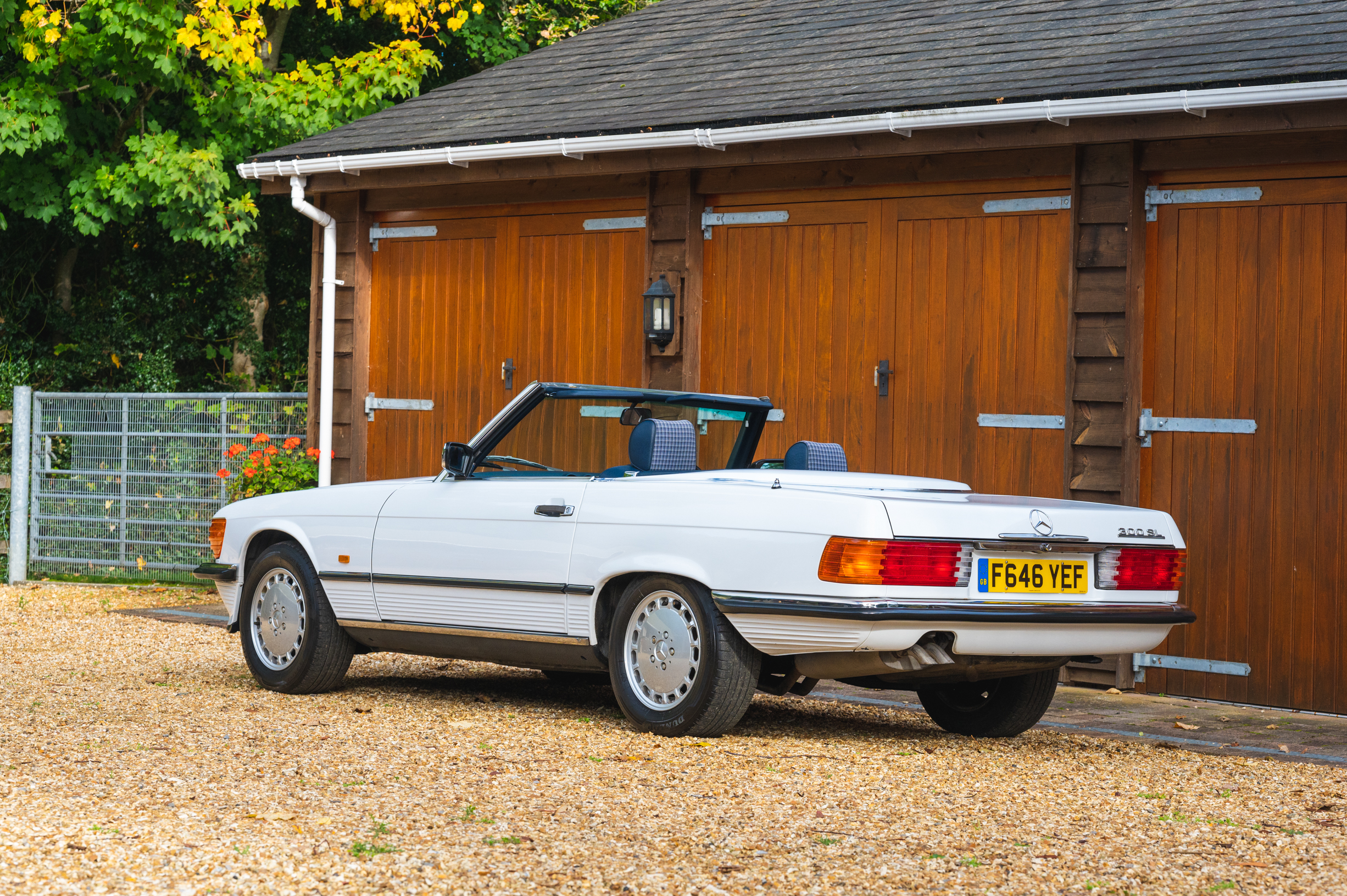 1988 MERCEDES-BENZ (R107) 300 SL for sale by auction in Burley ...