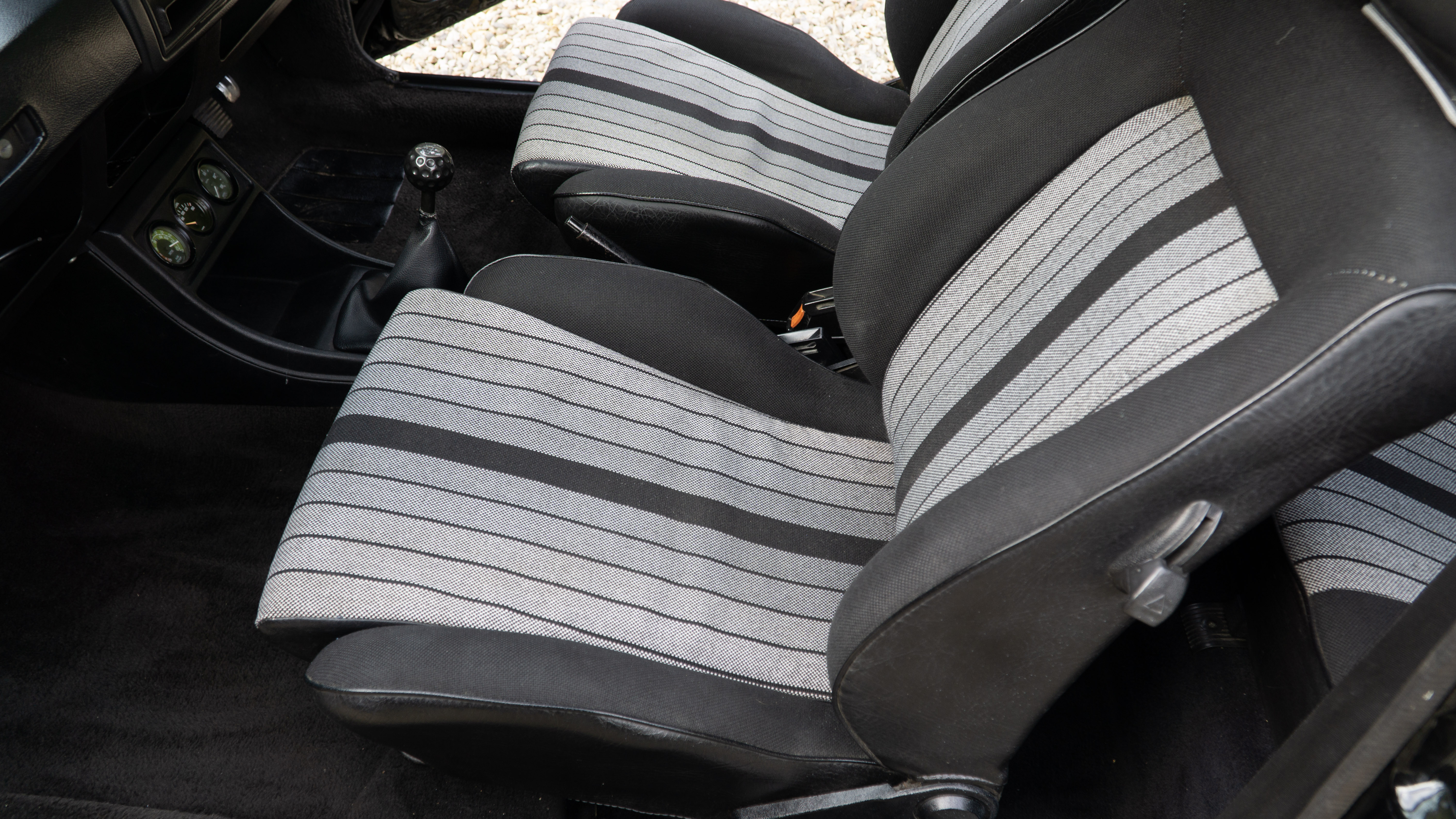 1981 VOLKSWAGEN GOLF (MK1) GTI