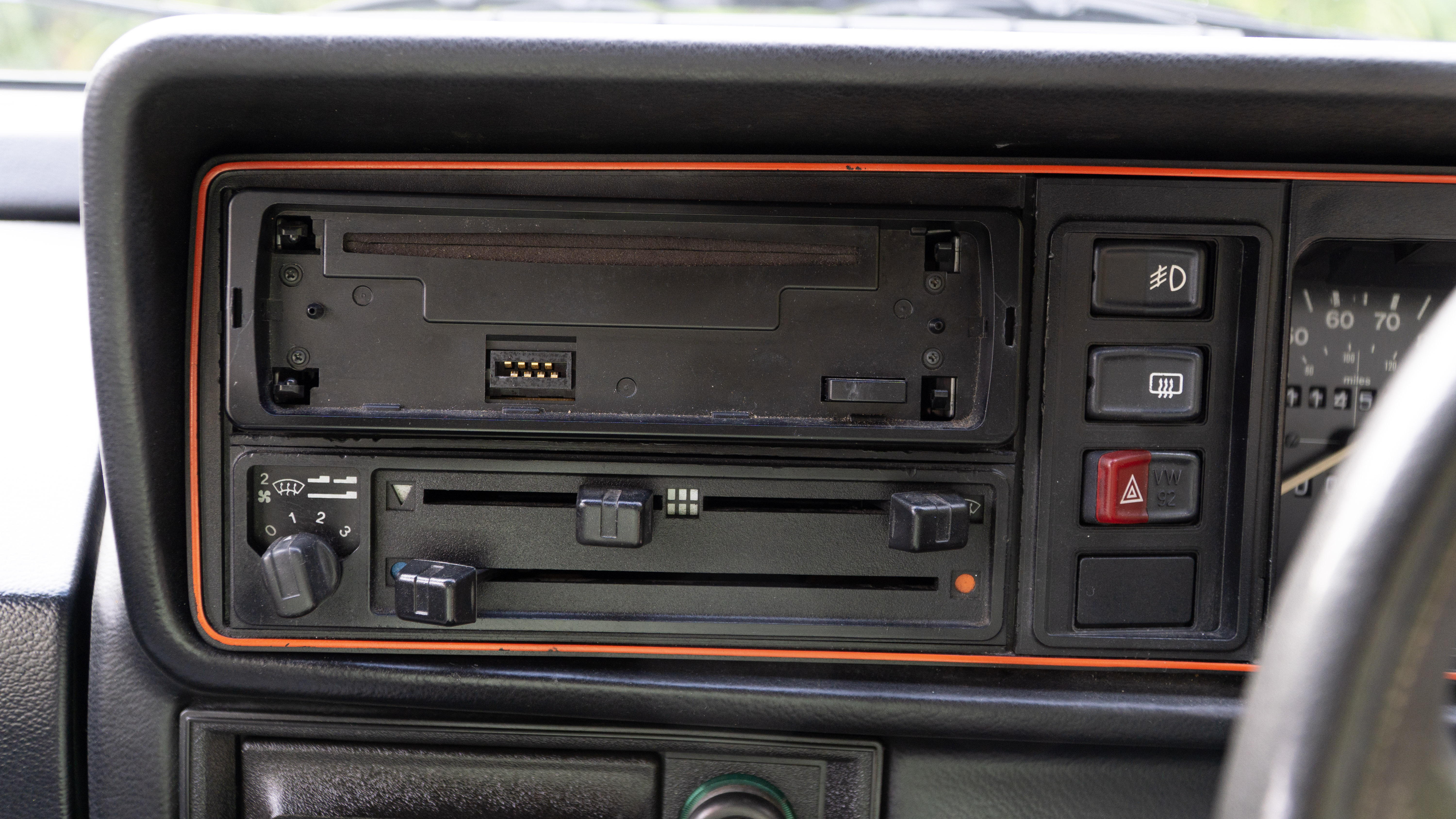 1981 VOLKSWAGEN GOLF (MK1) GTI