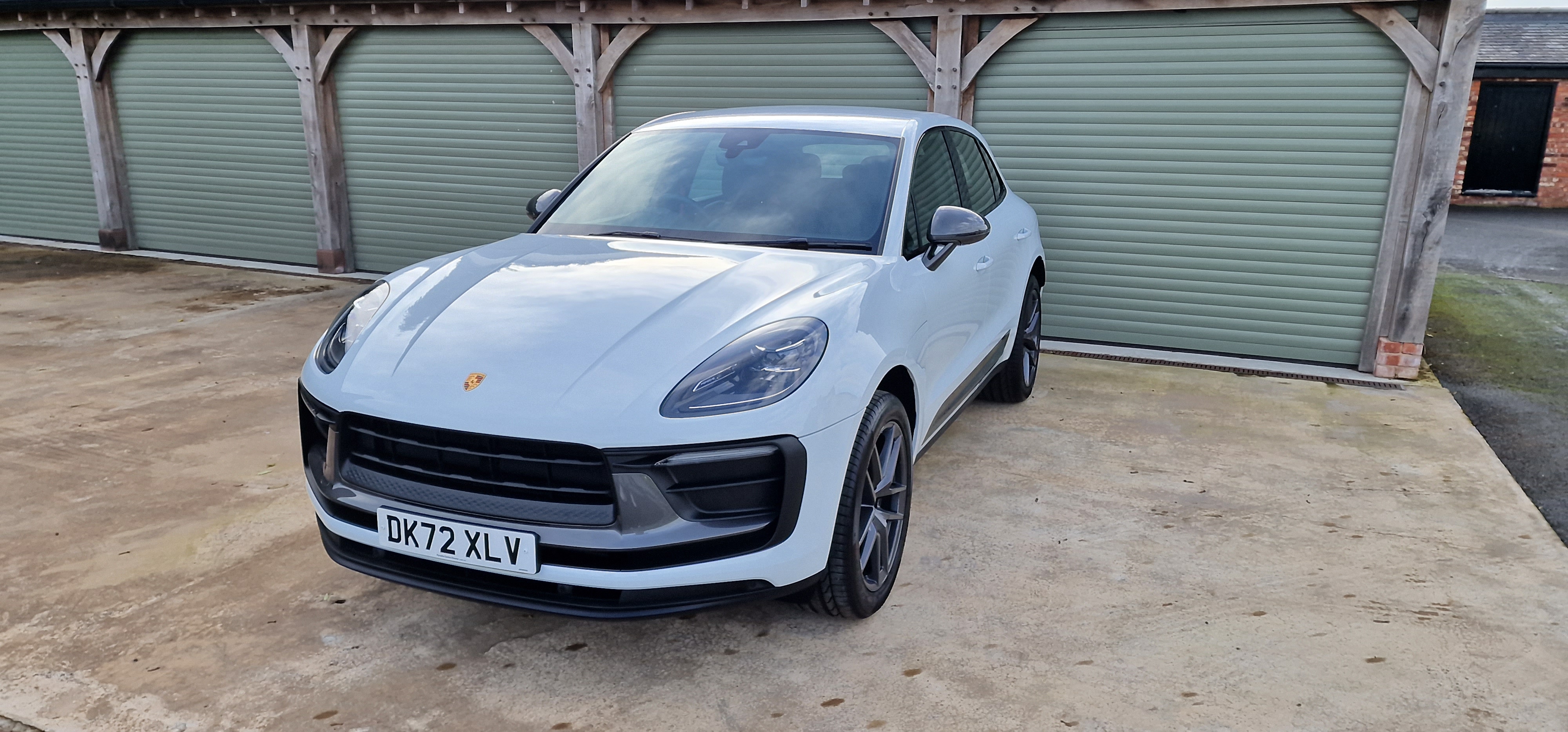 2022 PORSCHE MACAN T